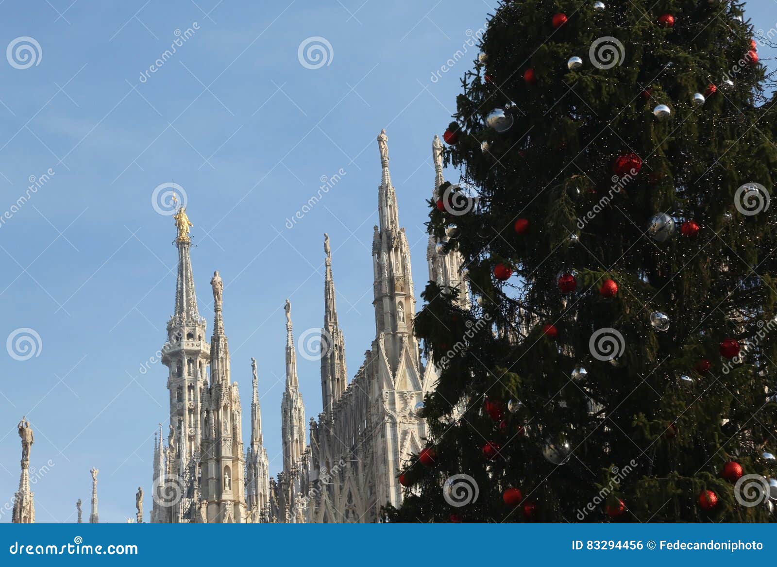 Christmas Tree and Gothic Cathedral of Milan in Italy Stock Photo ...