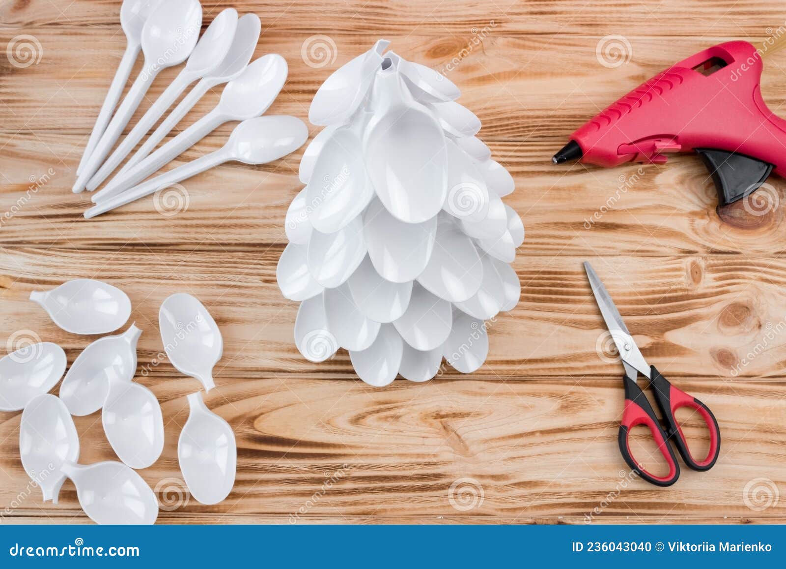 Christmas Tree Made of Disposable Spoons. Step-by-step Instruction ...