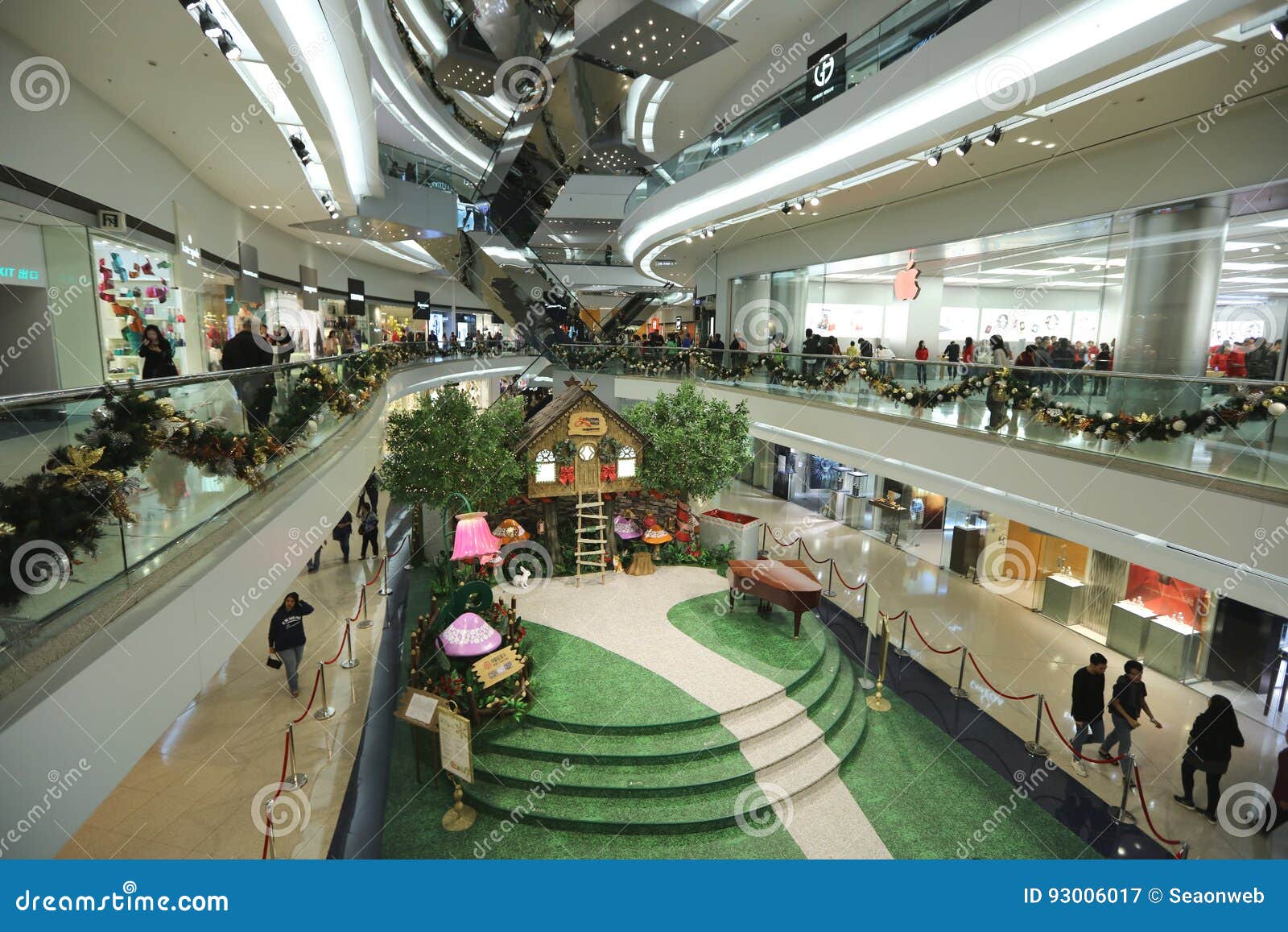 Christmas Tree at Mall 2016 Editorial Photography - Image of closeup ...