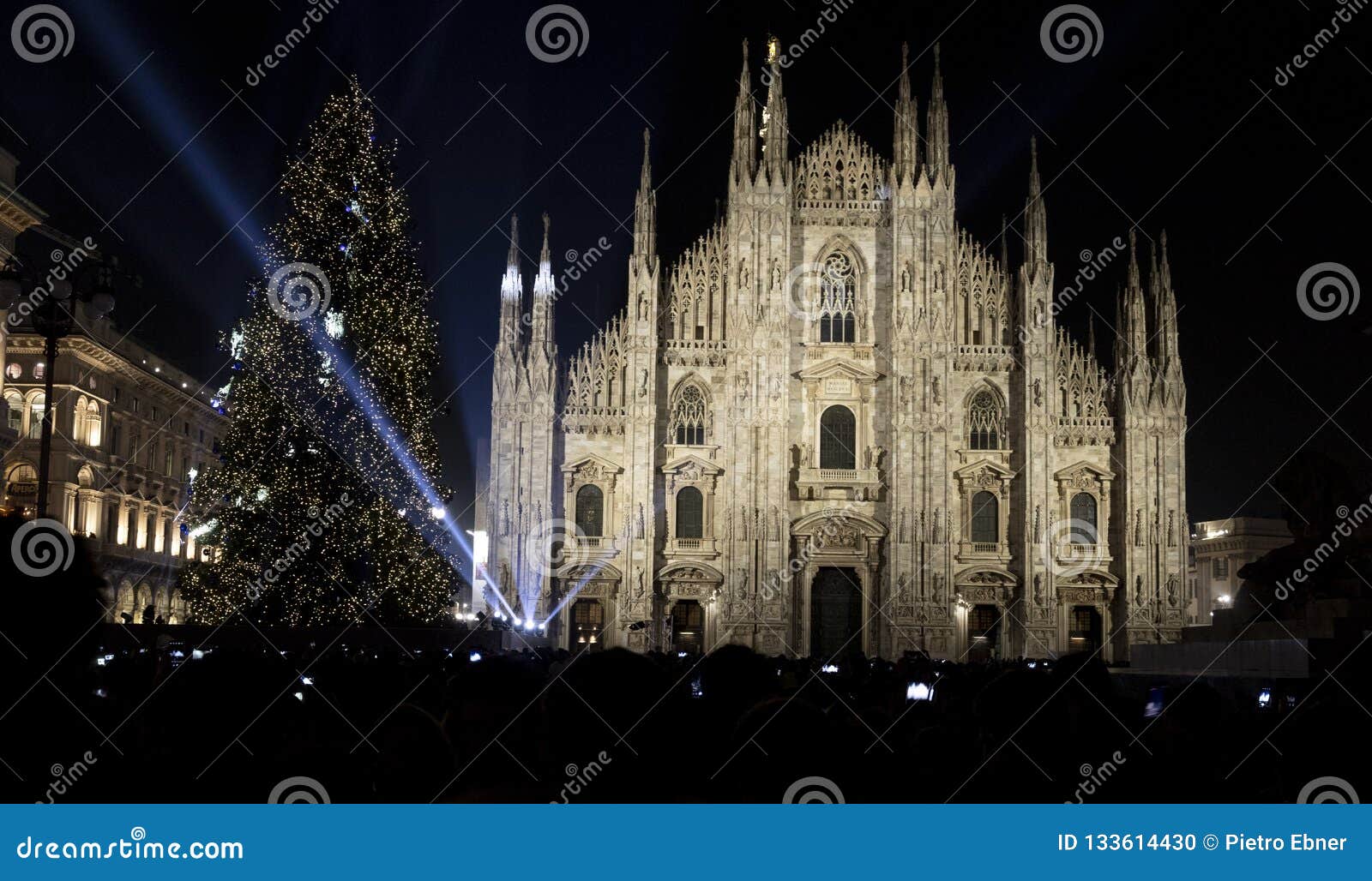Christmas tree in Milan editorial image. Image of tree - 133614430