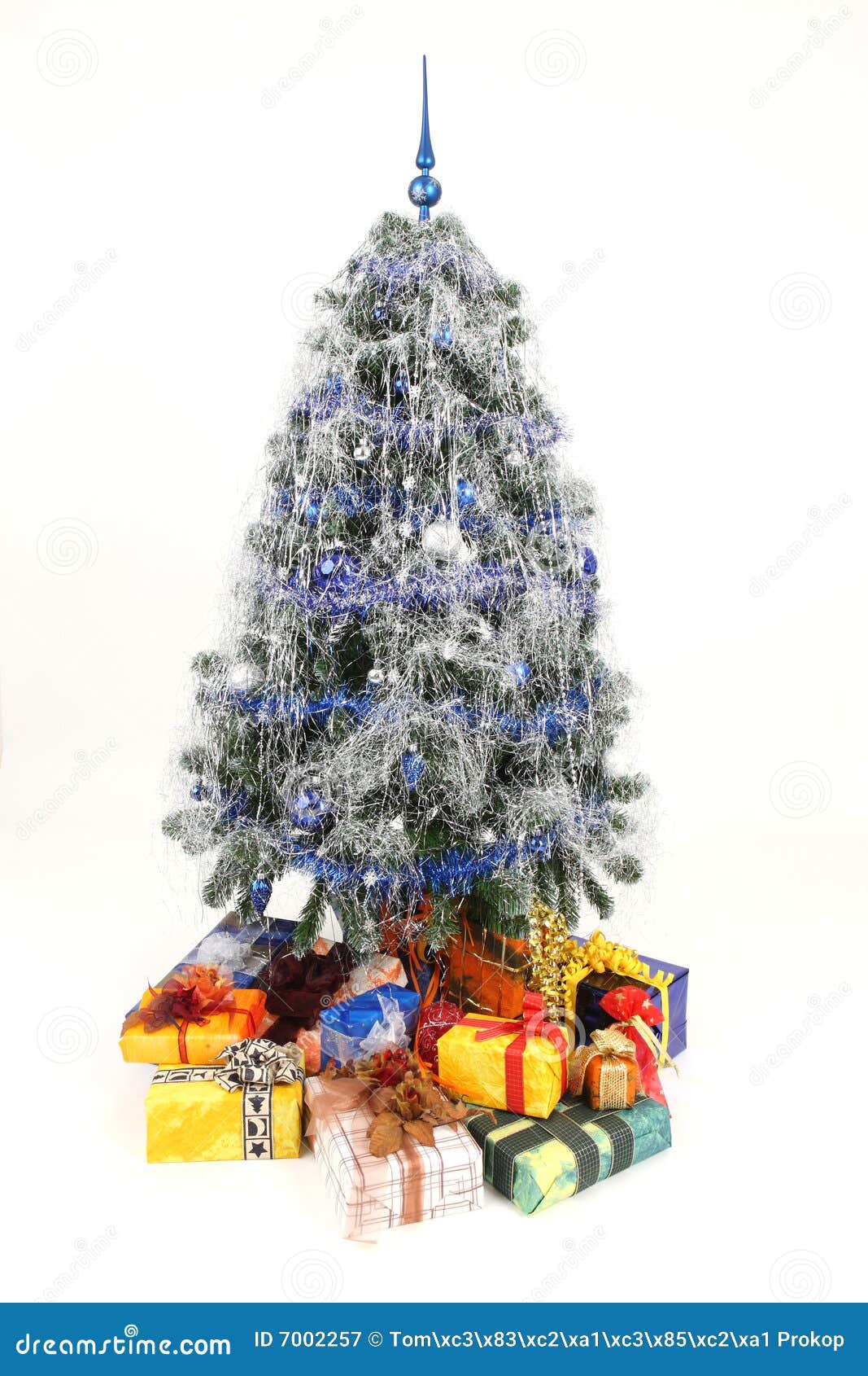 Christmas Tree and Presents Stock Image - Image of gold, holiday: 7002257