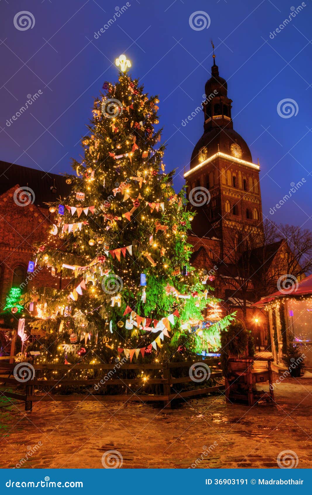 Christmas Tree in Riga at Night Editorial Photo - Image of stalls ...