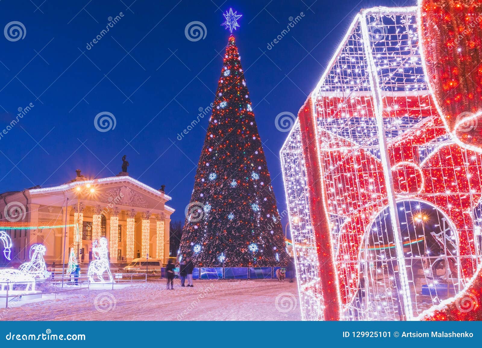 Christmas Tree in the Town Square with Decorations Editorial Photo ...