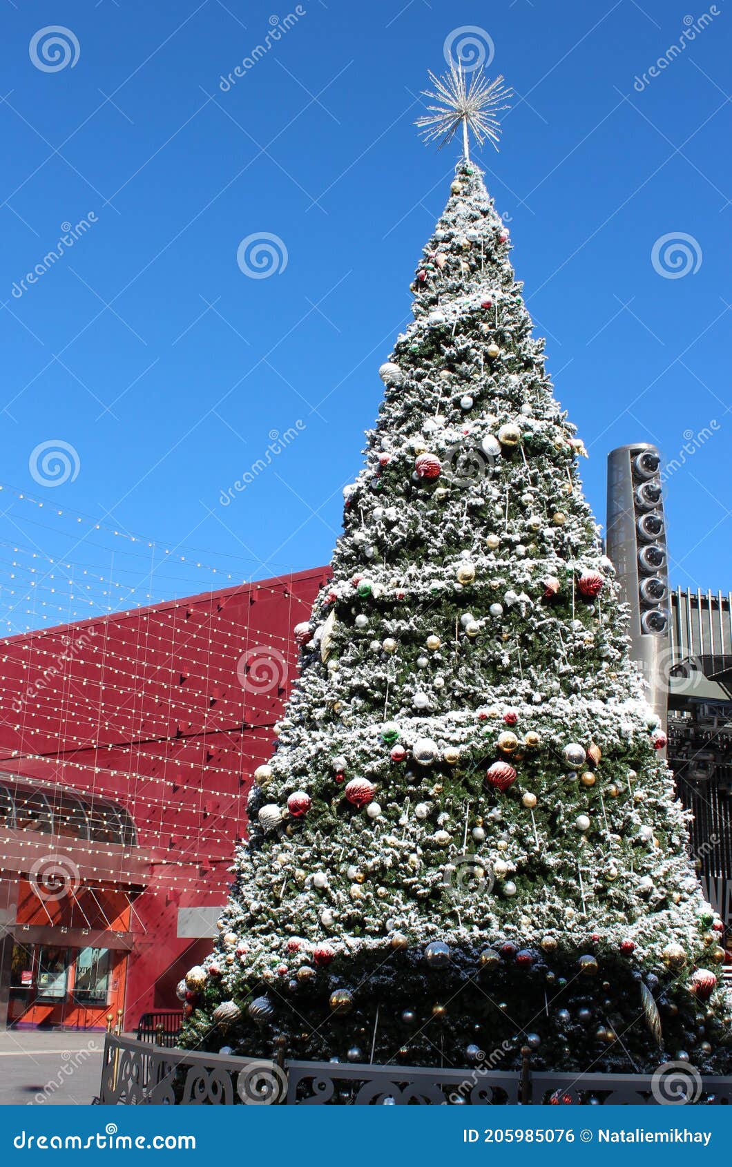 Christmas Tree at Universal Studios Hollywood in LA with Star and in ... Christmas Tree at Universal Studios Hollywood in LA with Star and in ...