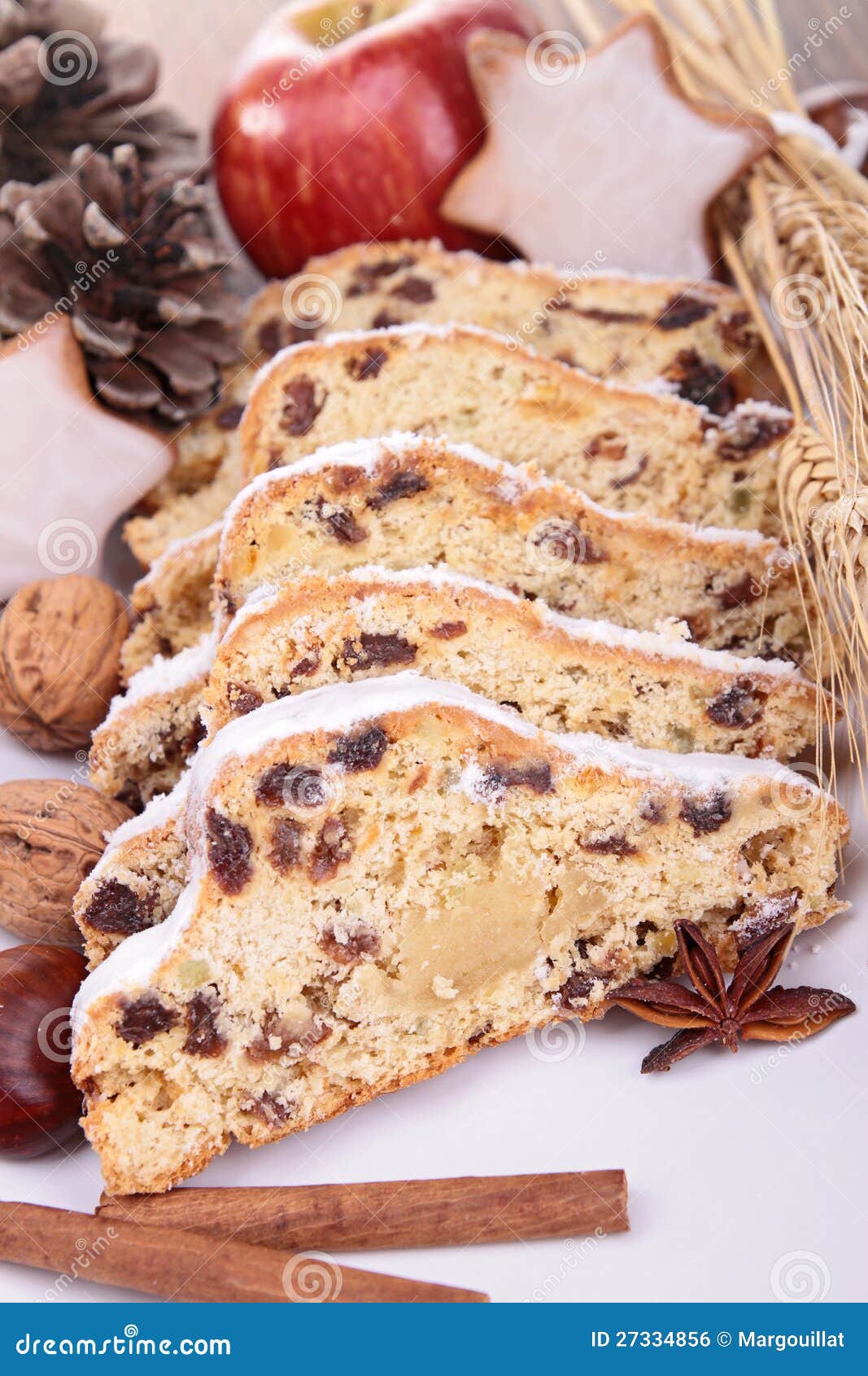 Christstollen foto de archivo. Imagen de almendra, empanada - 27334856