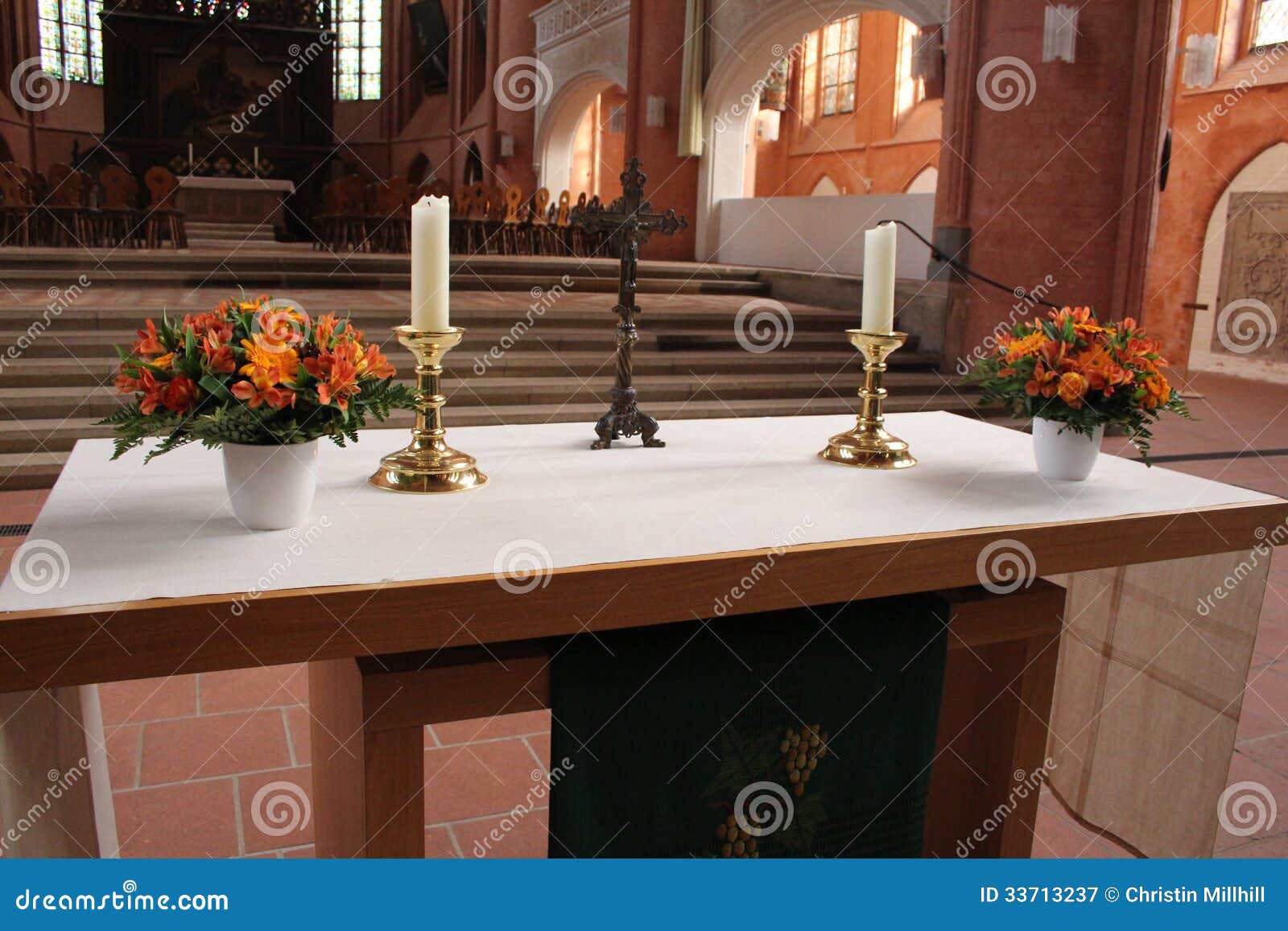 Chruch-Altar stockbild. Bild von zähne, elbe, über, beliebt - 33713237