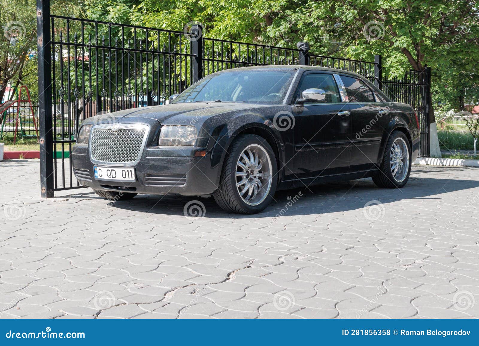 Chrysler 300C editorial stock photo. Image of automobile - 281856358