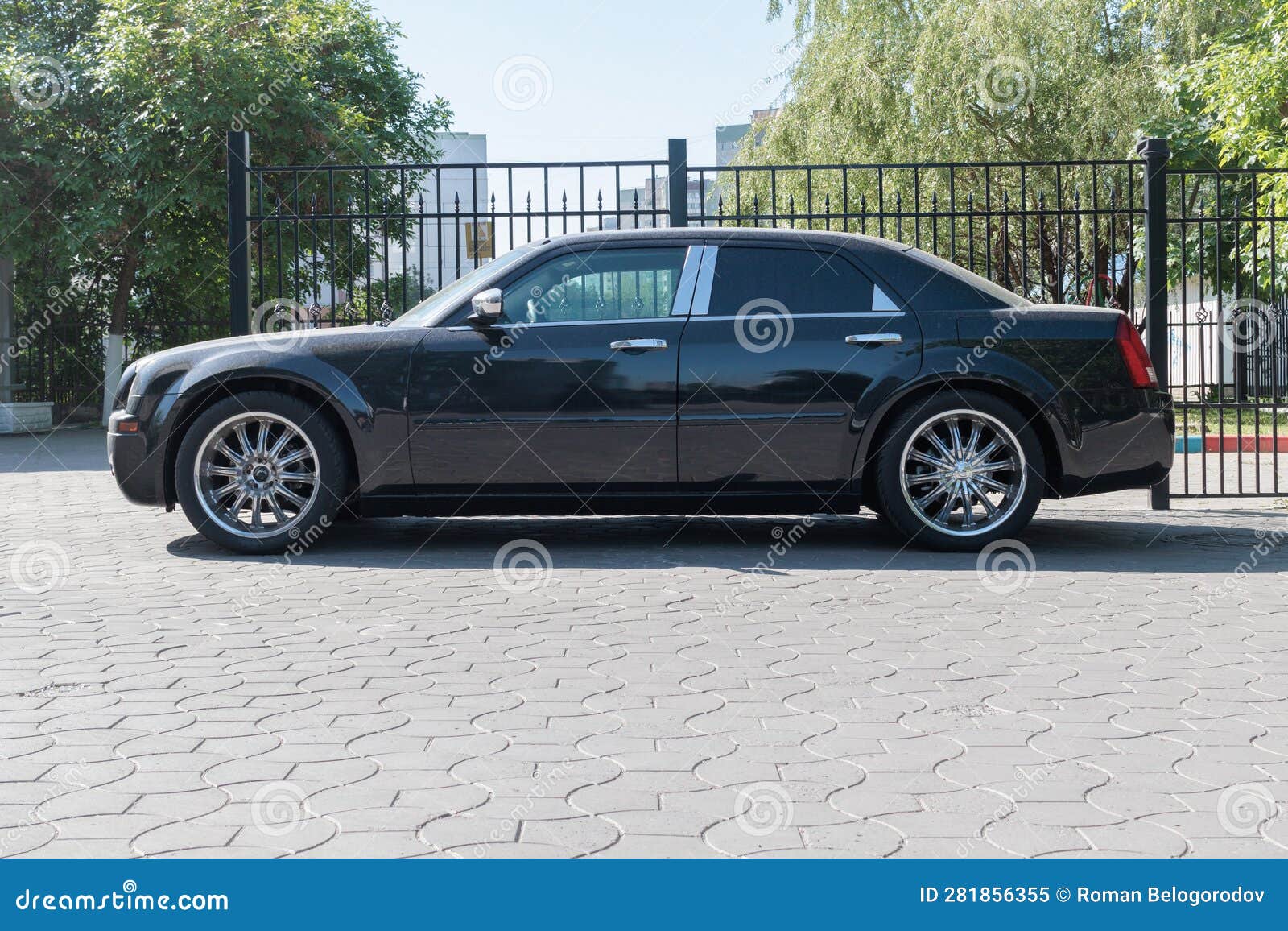 Chrysler 300C editorial image. Image of automotive, generation - 281856355