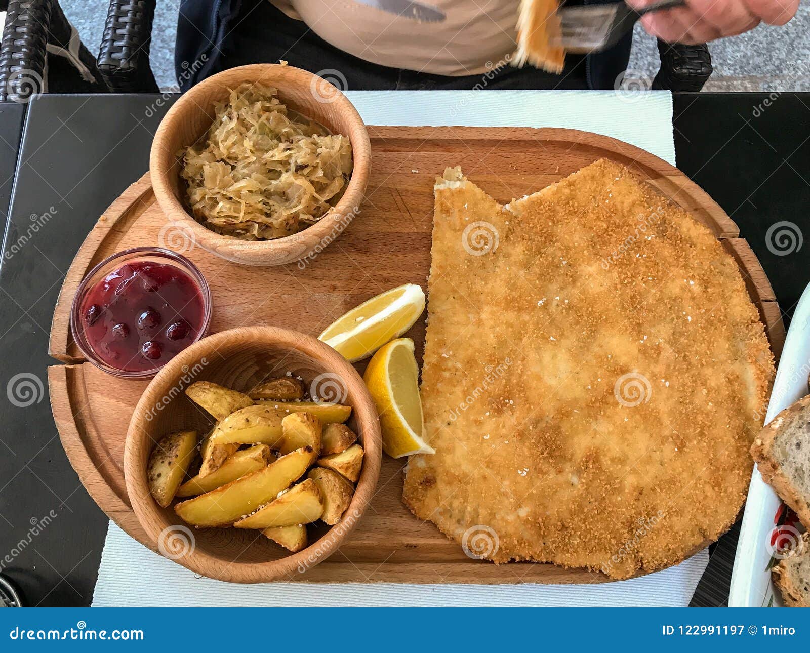 Chuleta grande del pollo imagen de archivo. Imagen de sabroso - 122991197