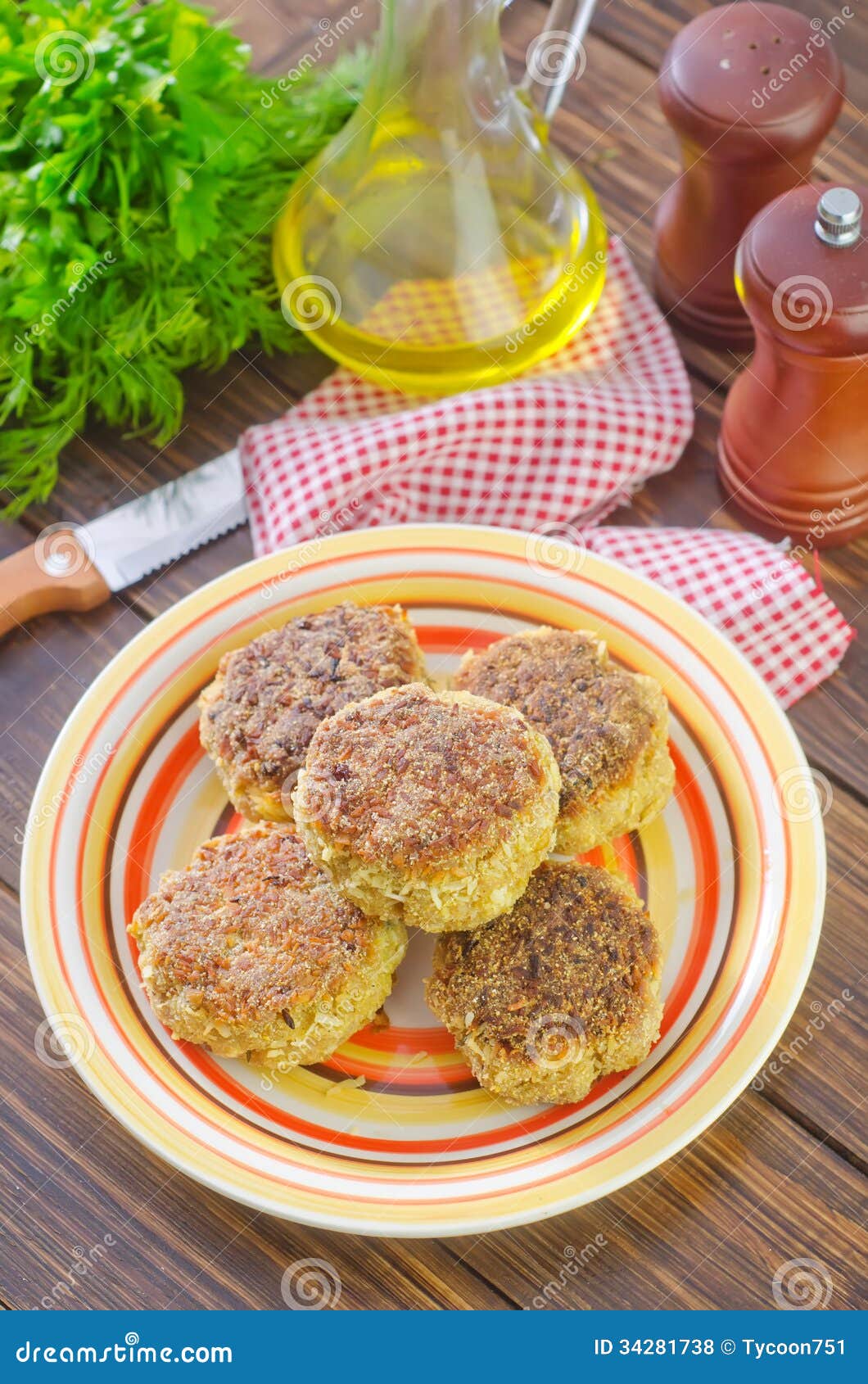 Chuletas de los pescados foto de archivo. Imagen de plato - 34281738