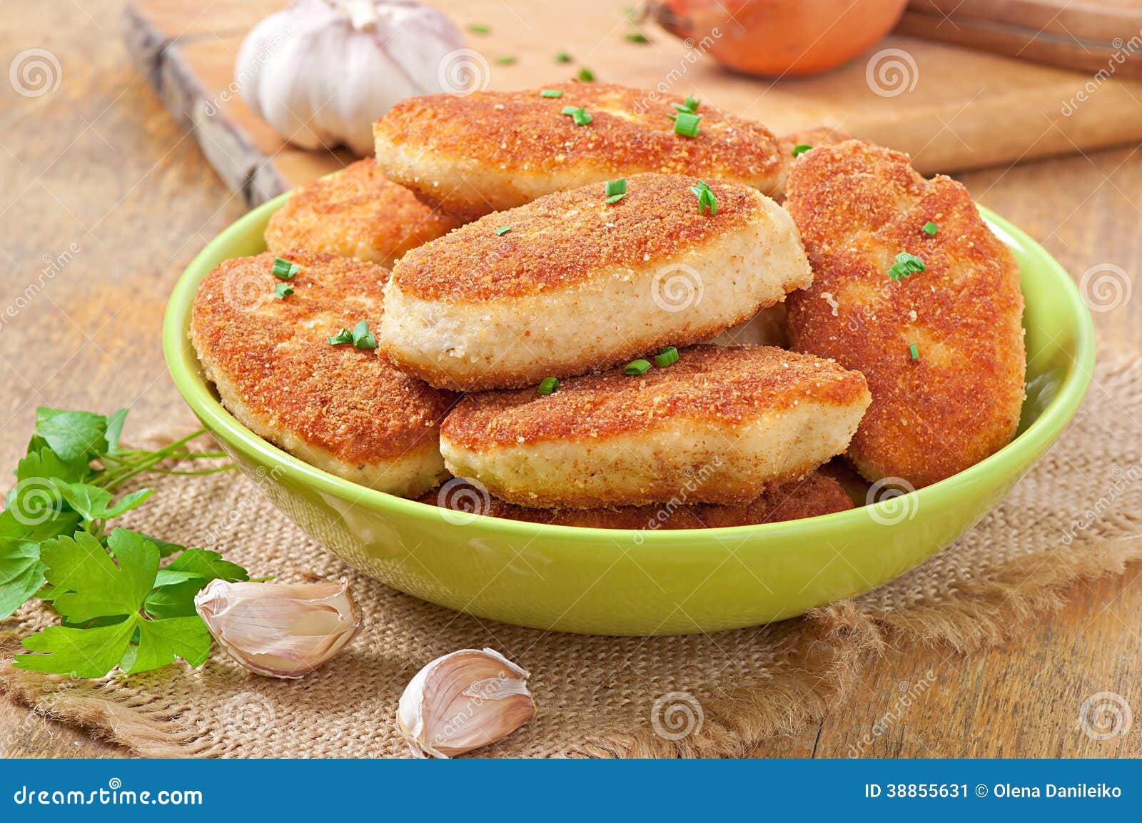 Chuletas del pollo imagen de archivo. Imagen de alimento - 38855631