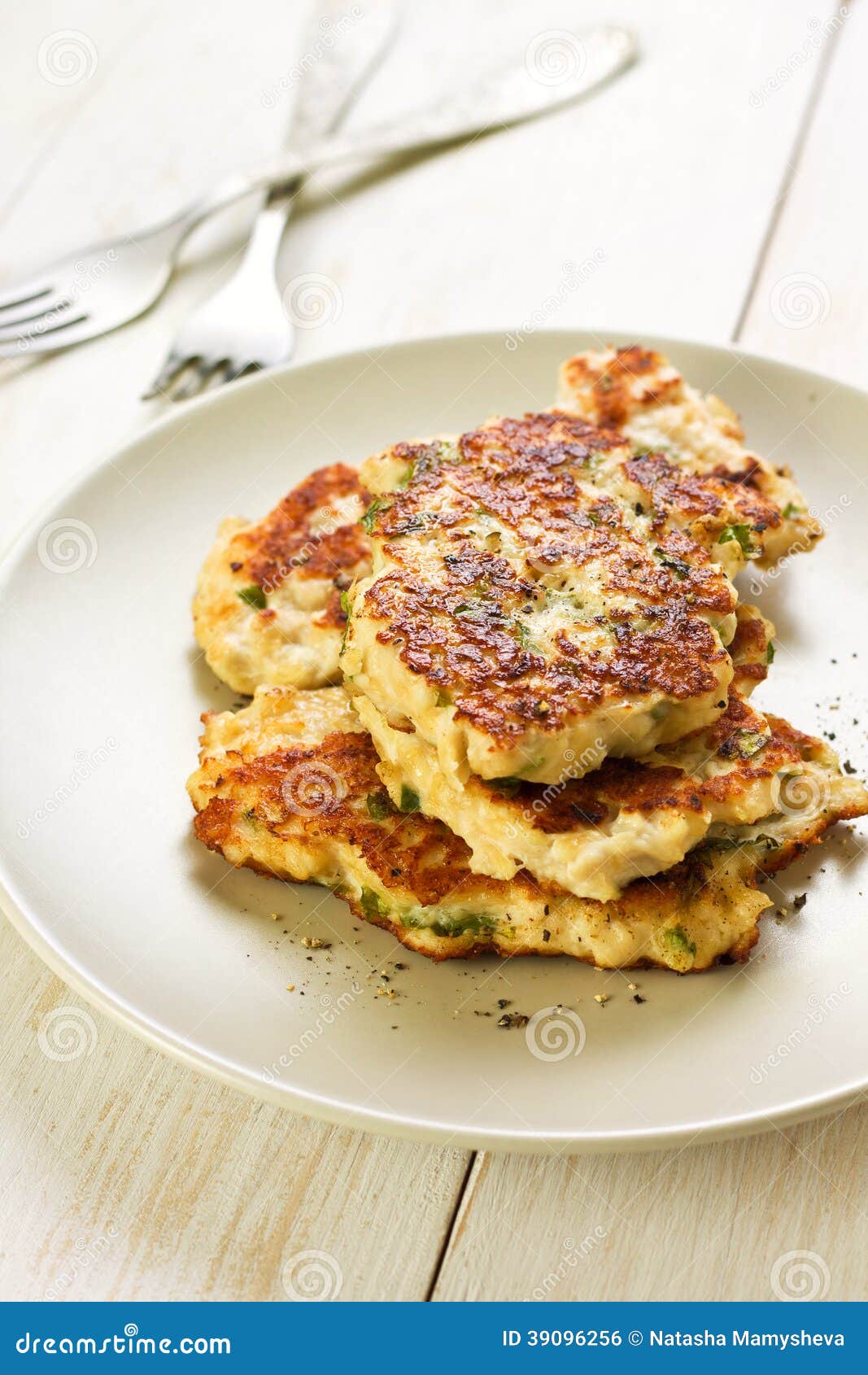 Chuletas del pollo foto de archivo. Imagen de apetitoso - 39096256