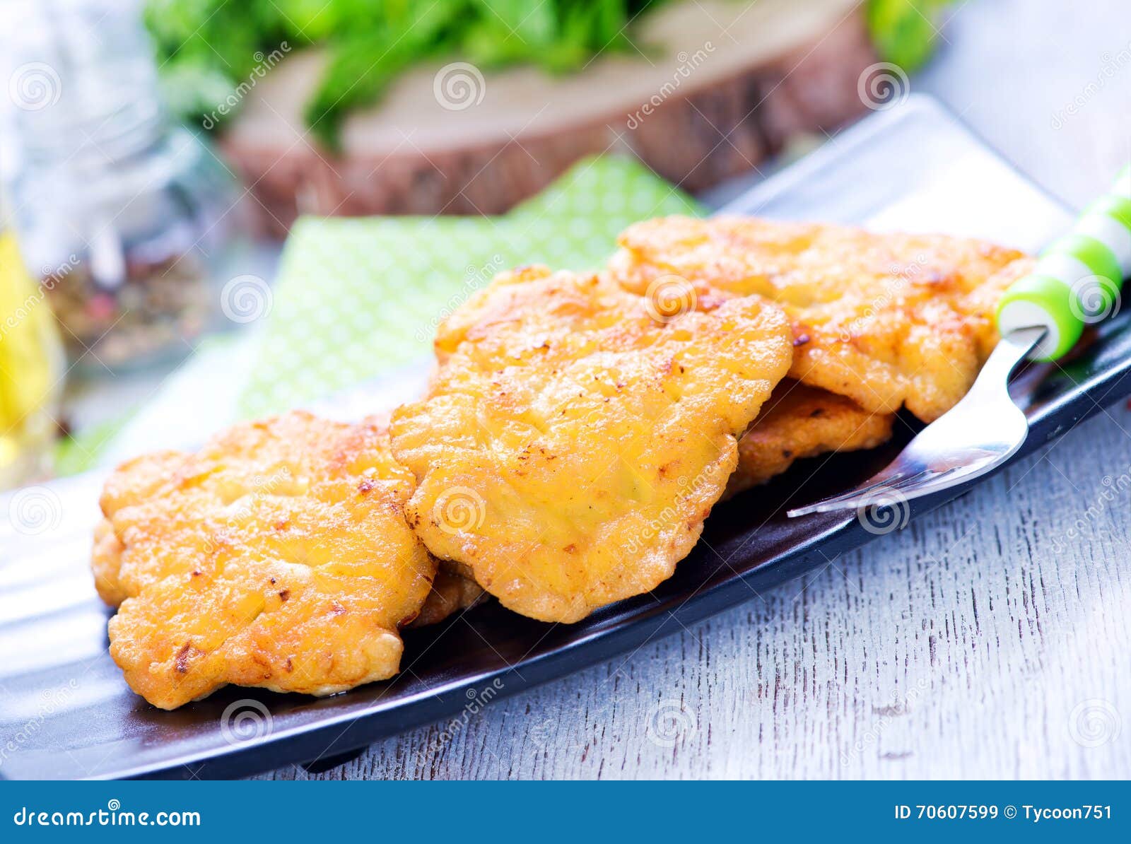 Chuletas del pollo frito imagen de archivo. Imagen de asado - 70607599