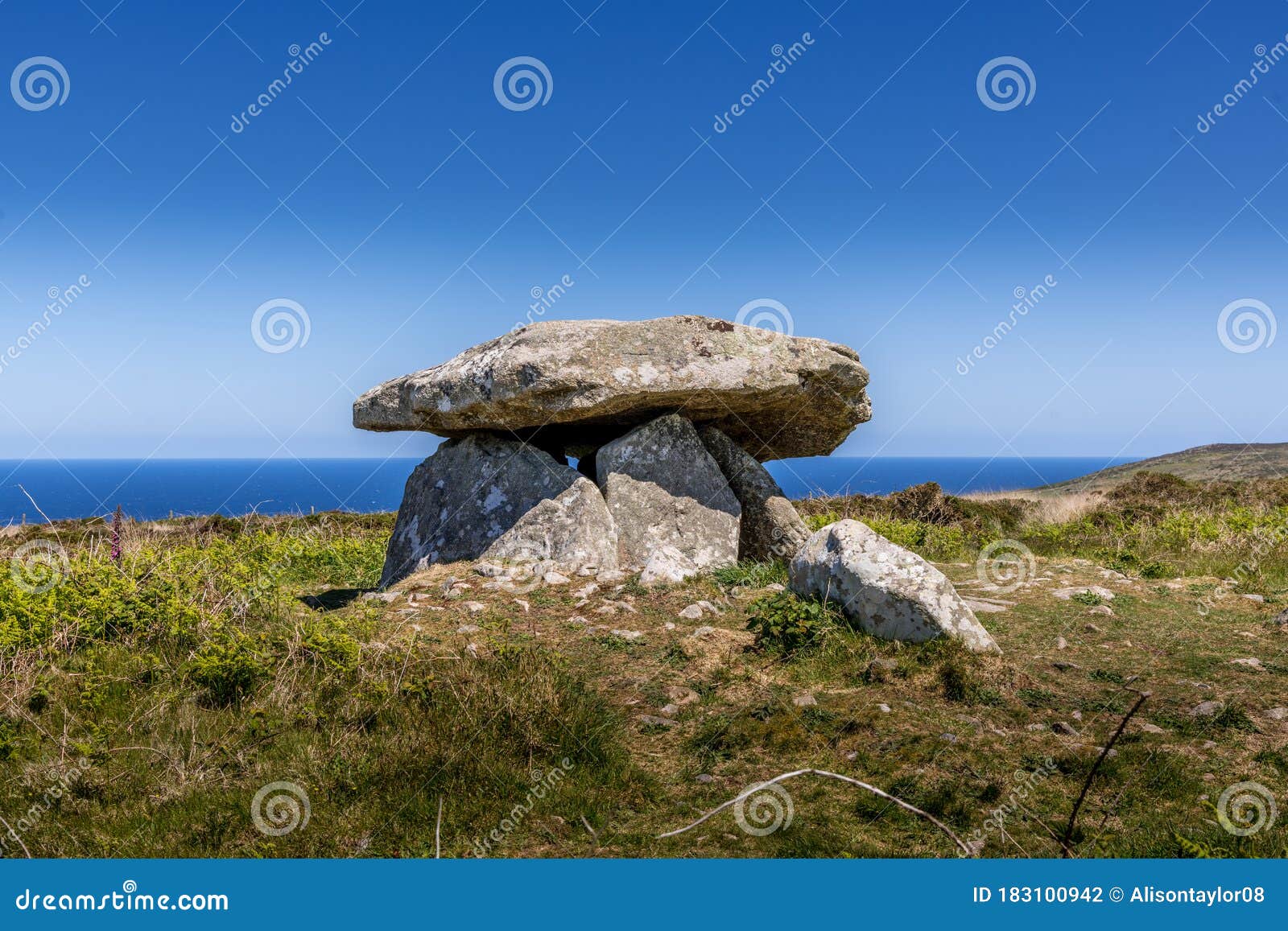 Chun Quoit Ancient Dolmen on the Coast of Cornwall Stock Photo - Image ...