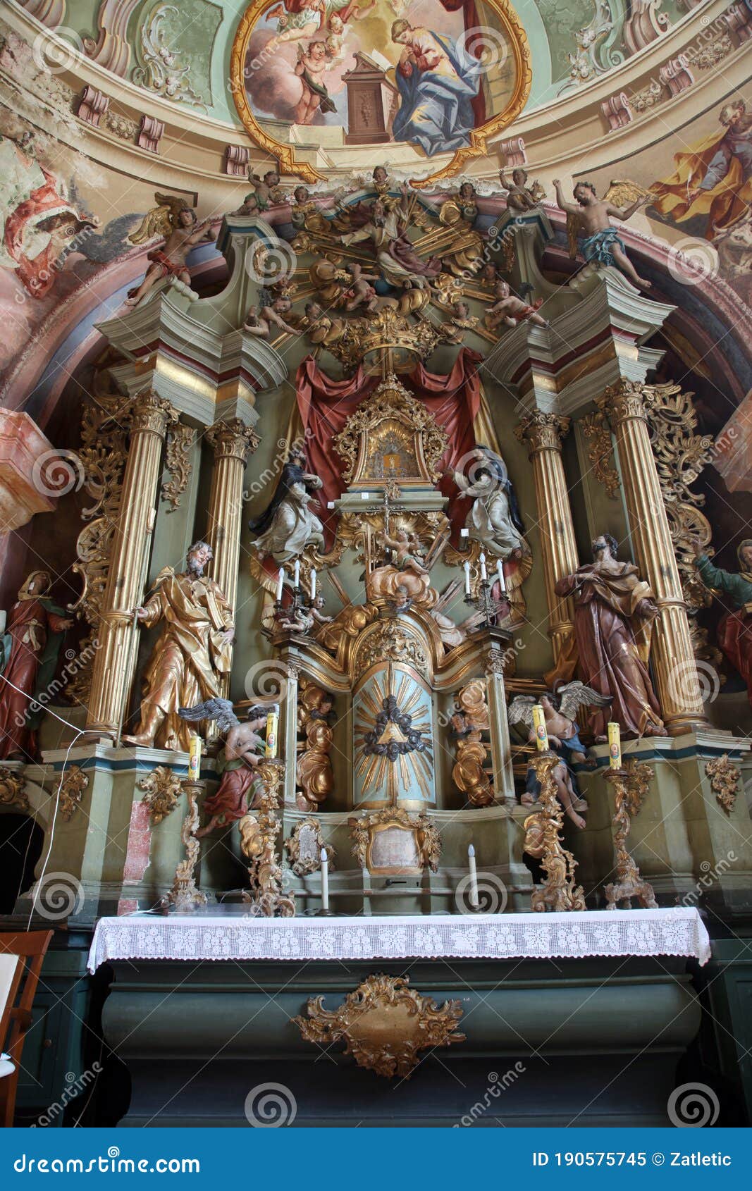 Church altar editorial image. Image of jesus, altar - 190575745