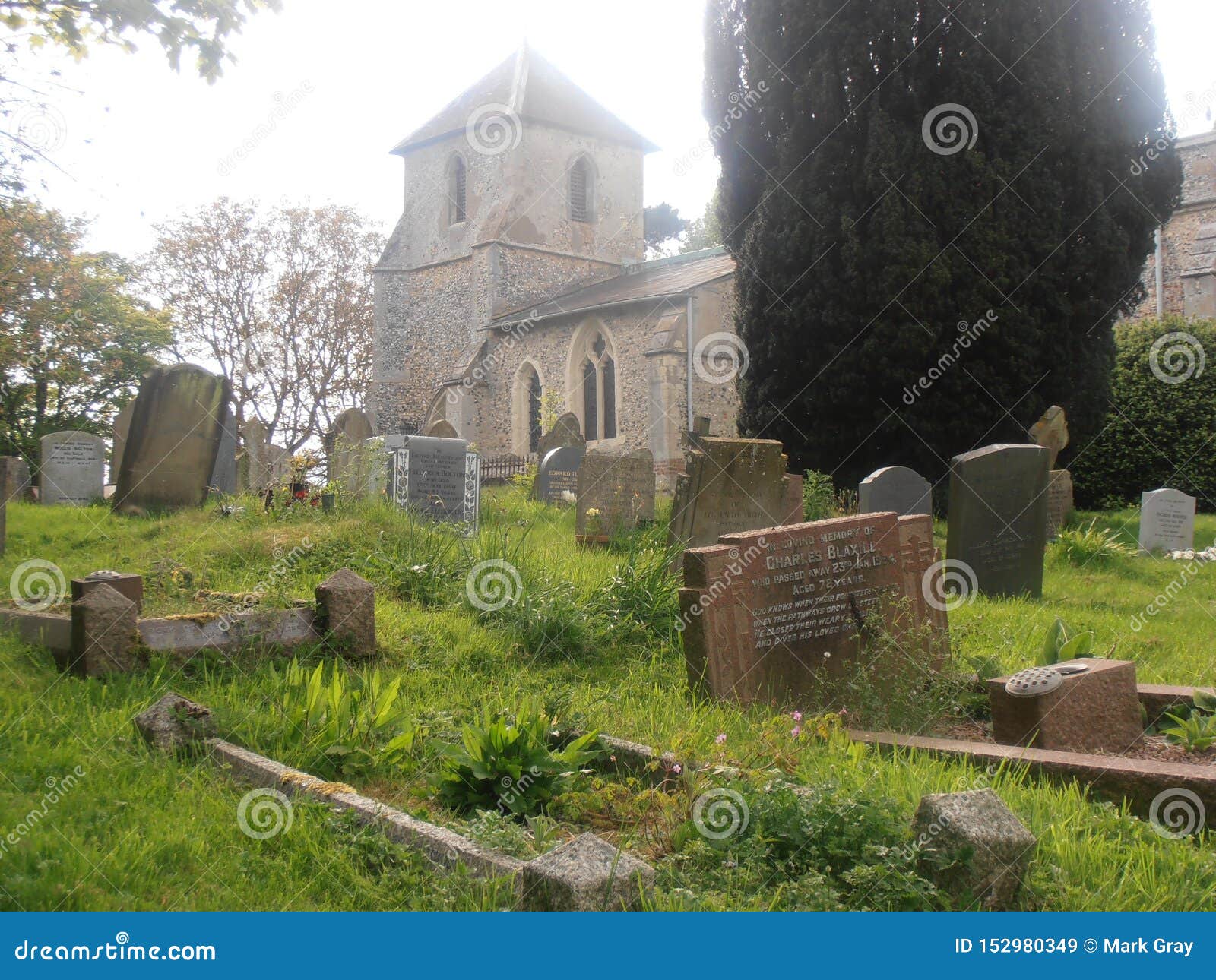 Old English Graveyard editorial stock image. Image of graves - 152980349
