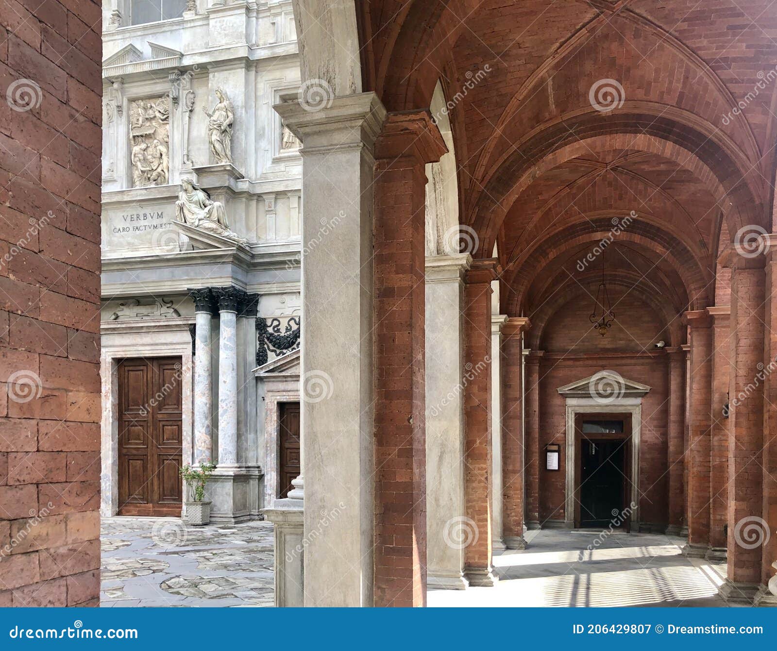 Church editorial photography. Image of milano, cathedral - 206429807