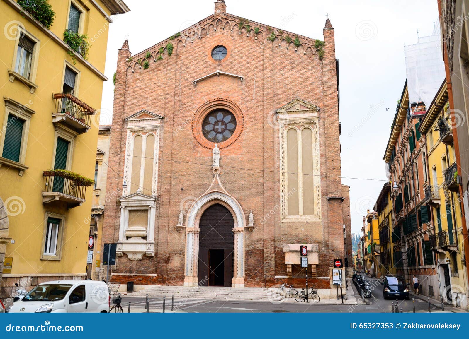 The Church in Verona, Italy Editorial Stock Photo - Image of medieval ...