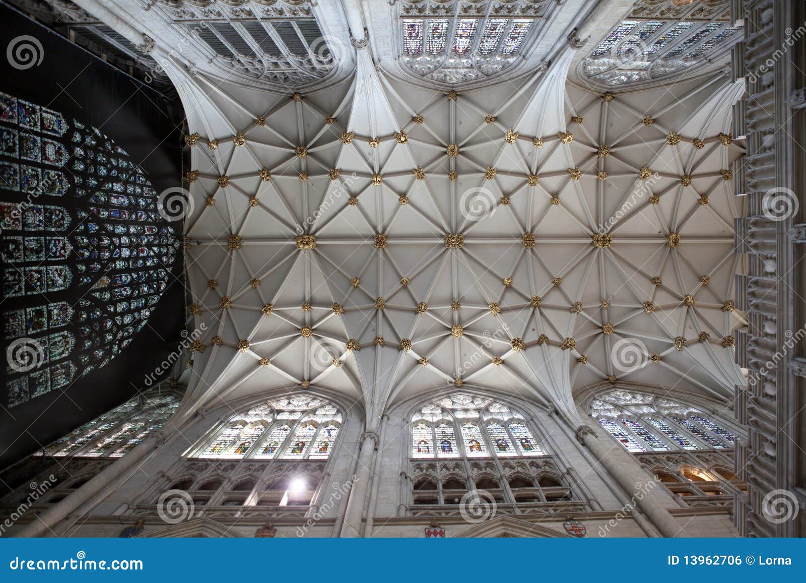 Ceiling Coffered Wooden Ornate: Exquisite Medieval Gothic Interior With ...