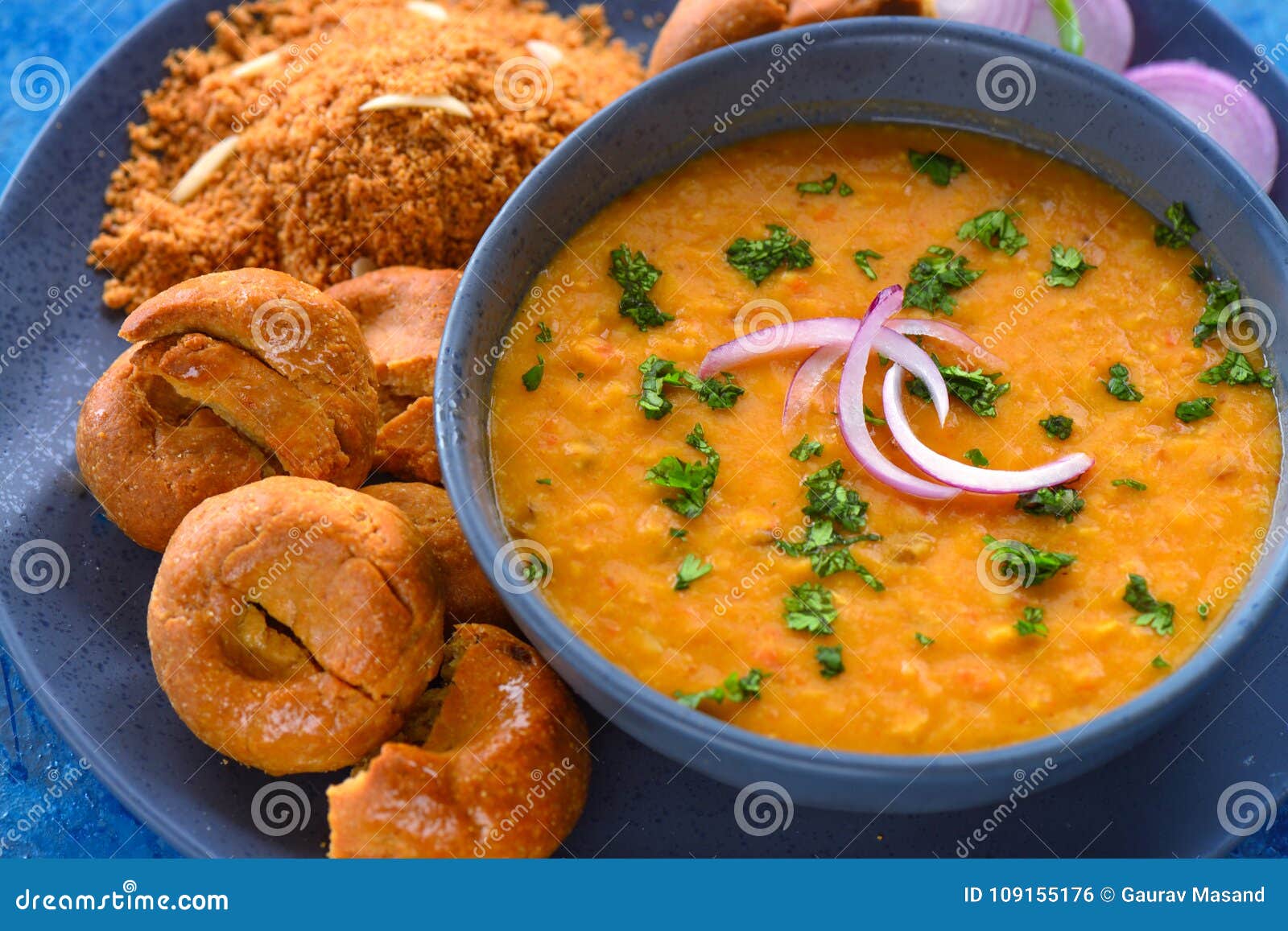 Churma Del Baati De Rajasthani Comida-Dal Del Indio Foto de archivo ...