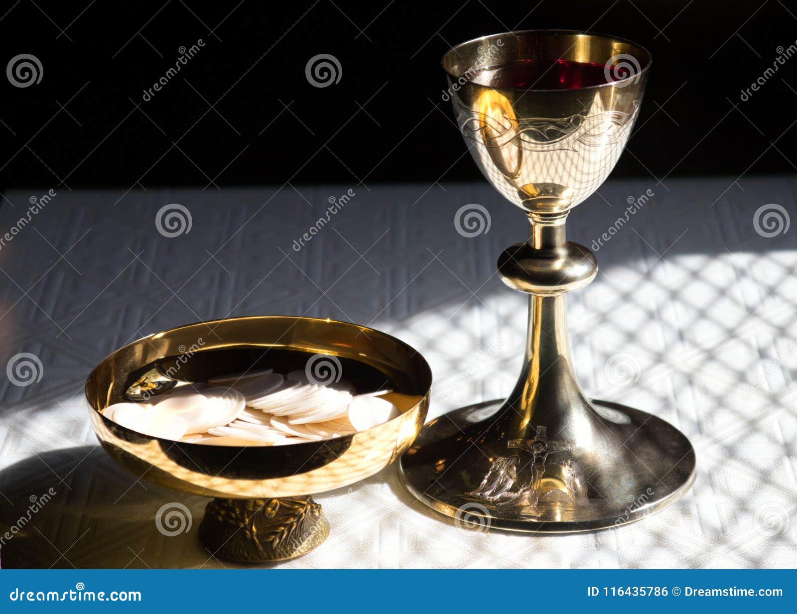 Ciboire-calice photo stock. Image du eucharistie, calice - 116435786