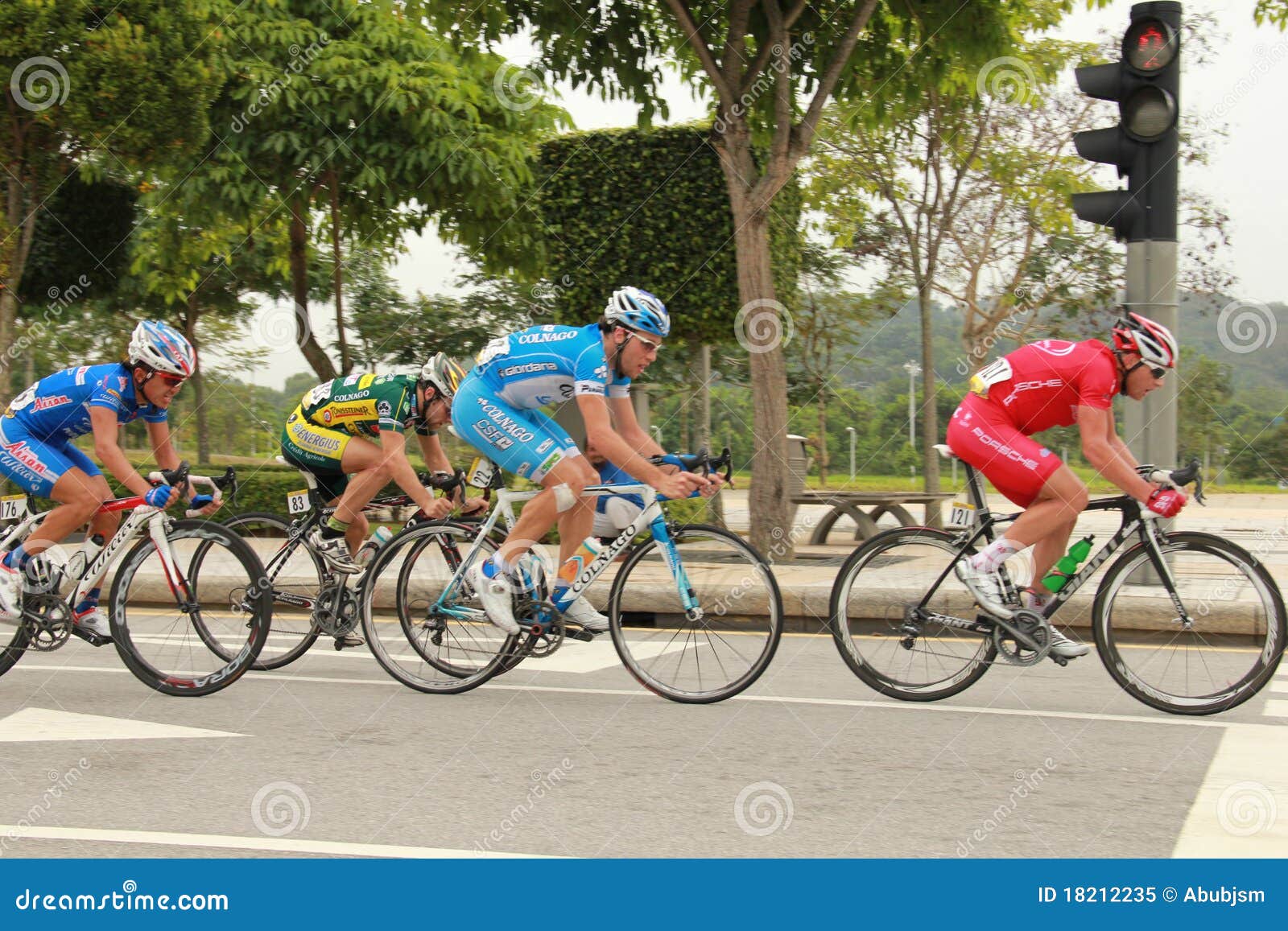 Ciclo imagen editorial. Imagen de paisaje, ciclo, verde - 18212235