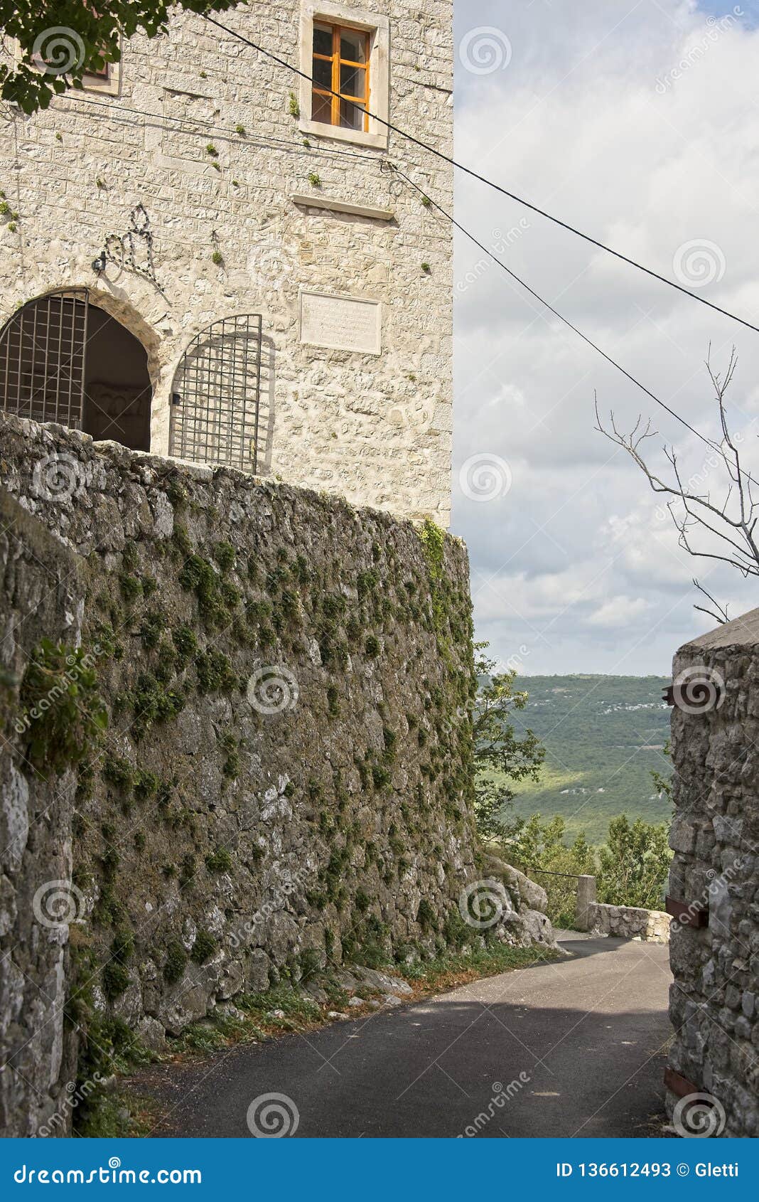 Cidade antiga Plomin imagem de stock. Imagem de antigo - 136612493