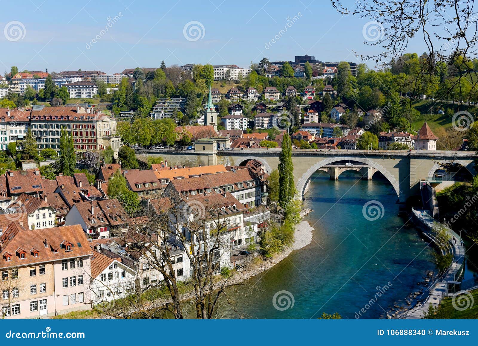 Cidade De Berna E De Rio Aare Imagem Editorial - Imagem de velho ...