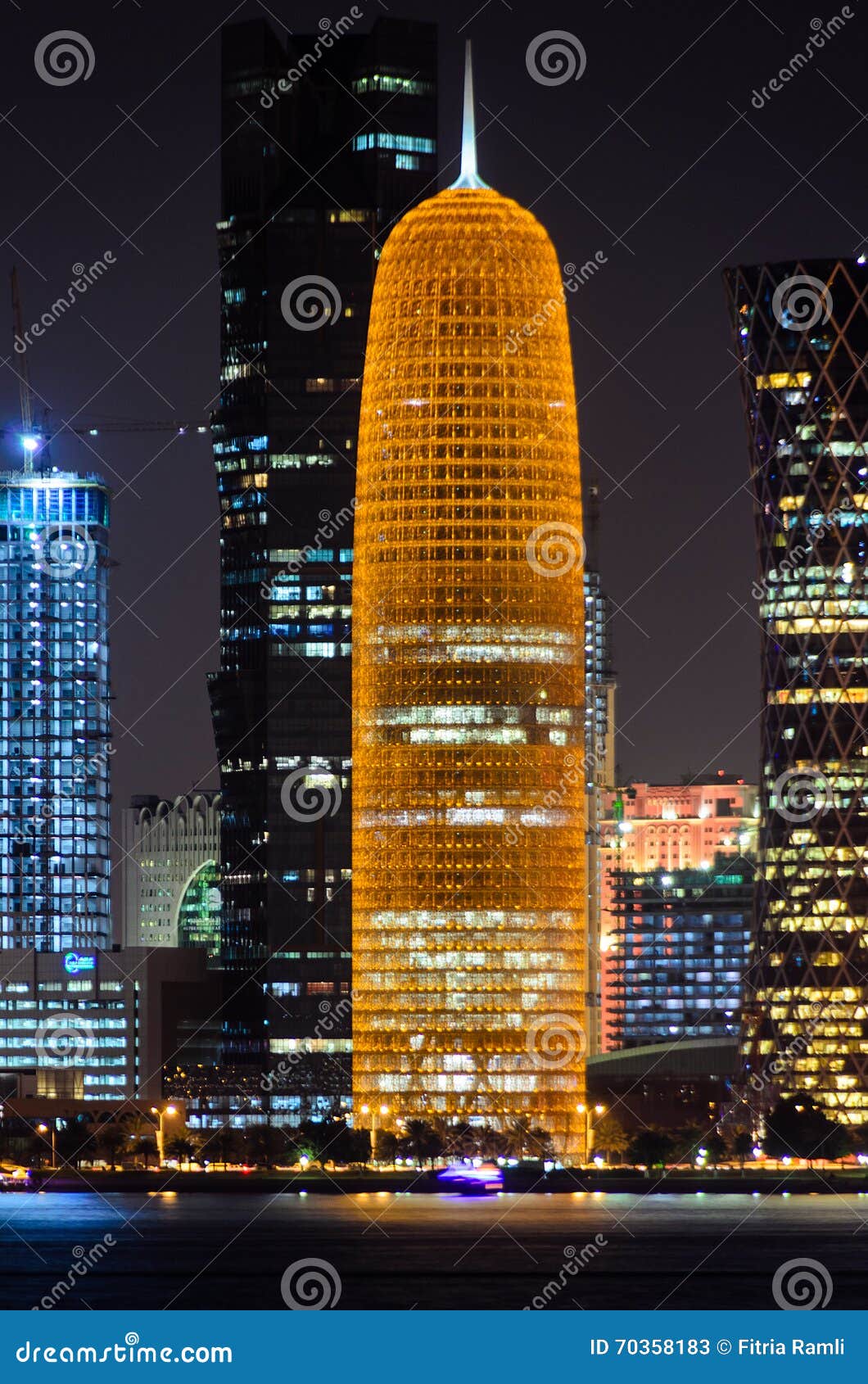 Cidade de Doha, Qatar foto de stock editorial. Imagem de panorama ...