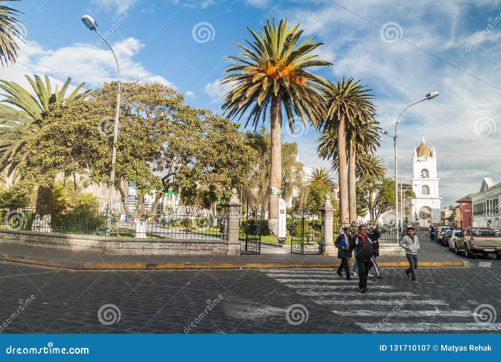 Cidade de Latacunga fotografia editorial. Imagem de urbano - 131710107