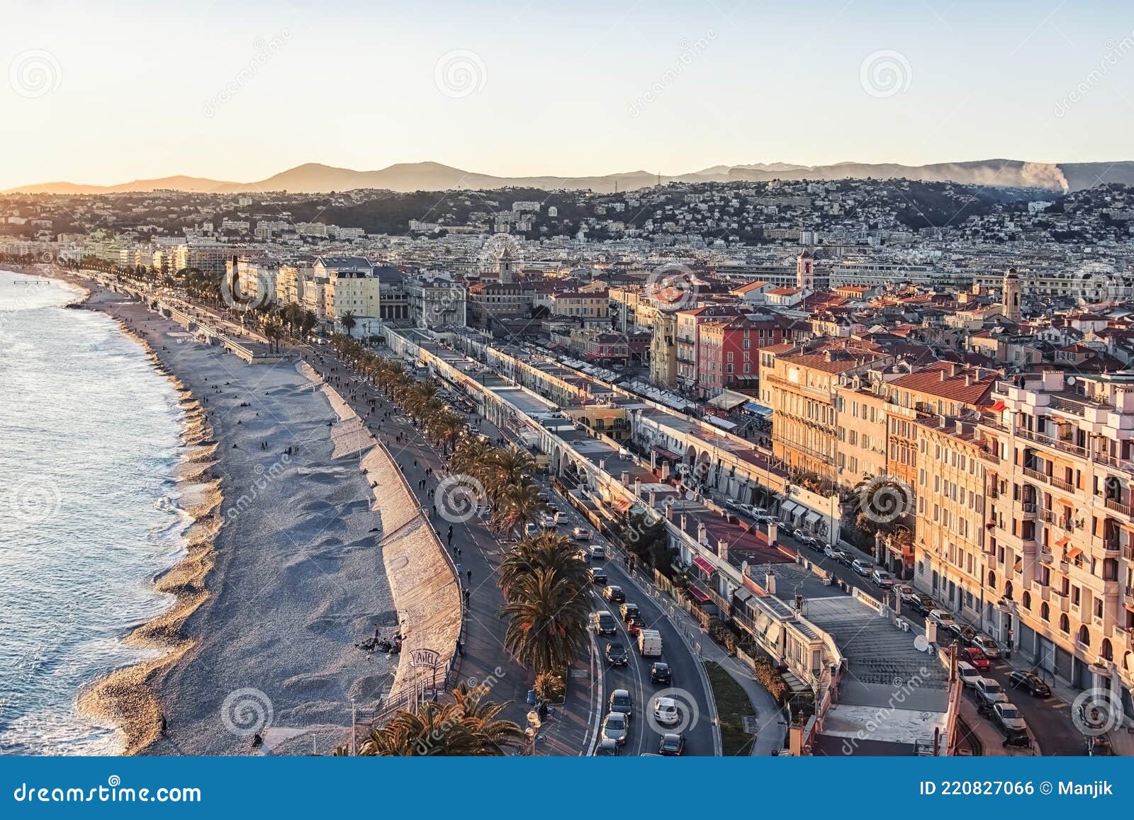 Cidade De Nice Na Riviera Francesa Foto Editorial - Imagem de francês ...