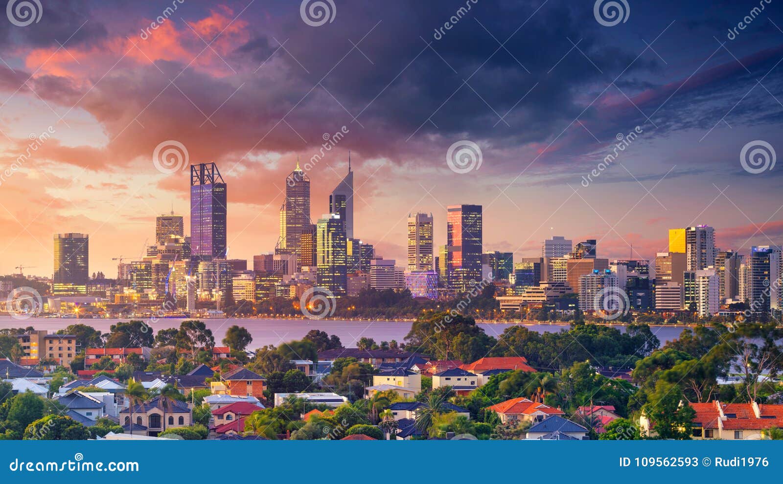 Cidade de Perth imagem de stock. Imagem de hotel, lugar - 109562593