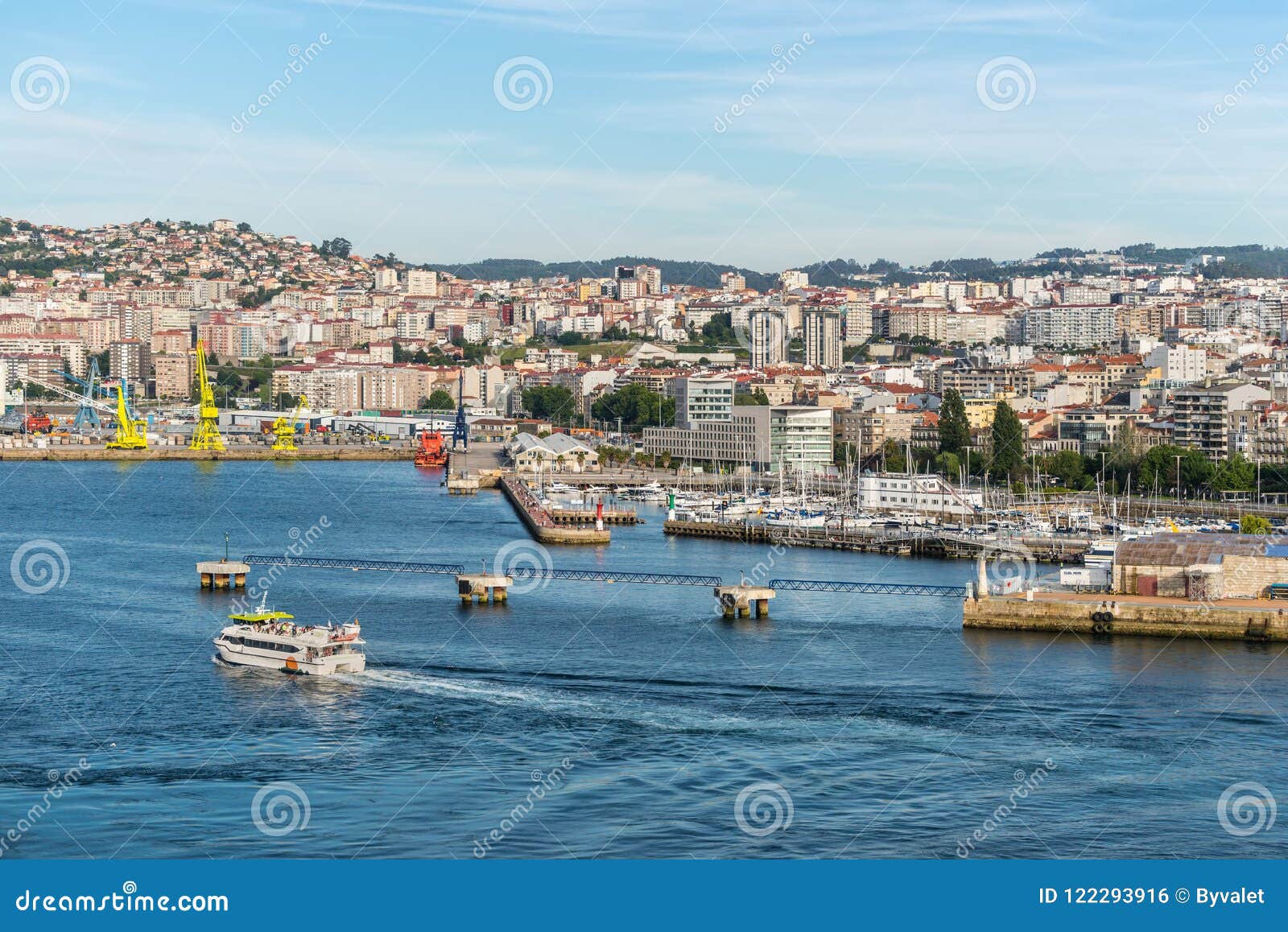 Cidade E Porto De Vigo, Espanha Foto Editorial - Imagem de atividade ...