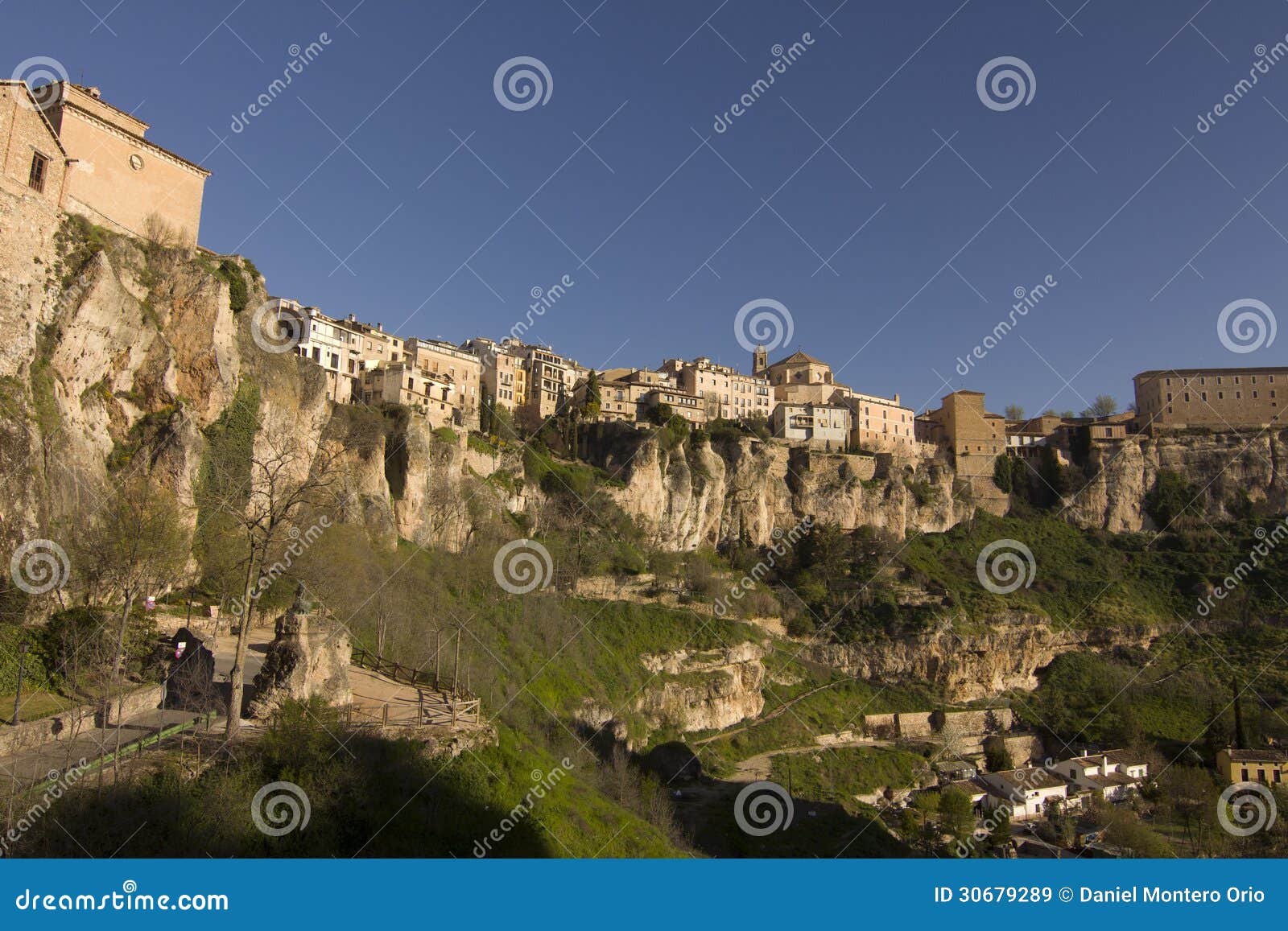 A Cidade Medieval De Cuenca, Espanha Imagem de Stock - Imagem de ...