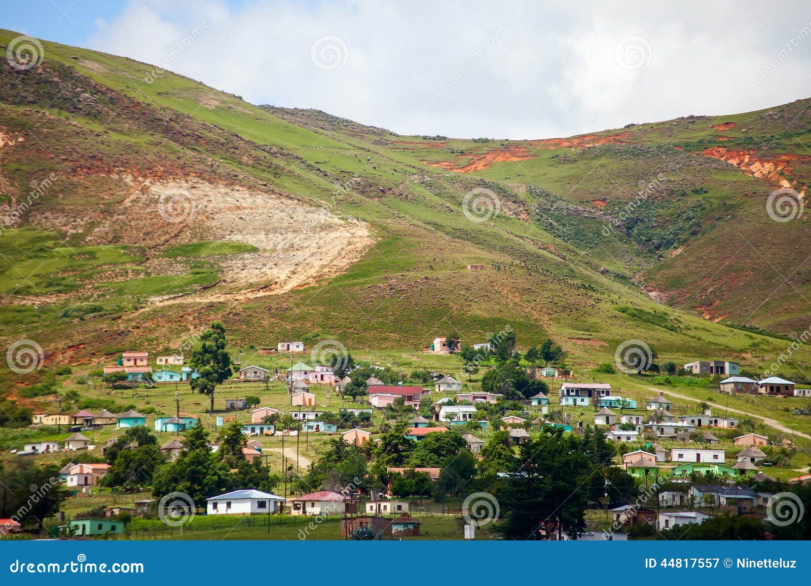Cidade rural imagem de stock. Imagem de tradicional, cidade - 44817557