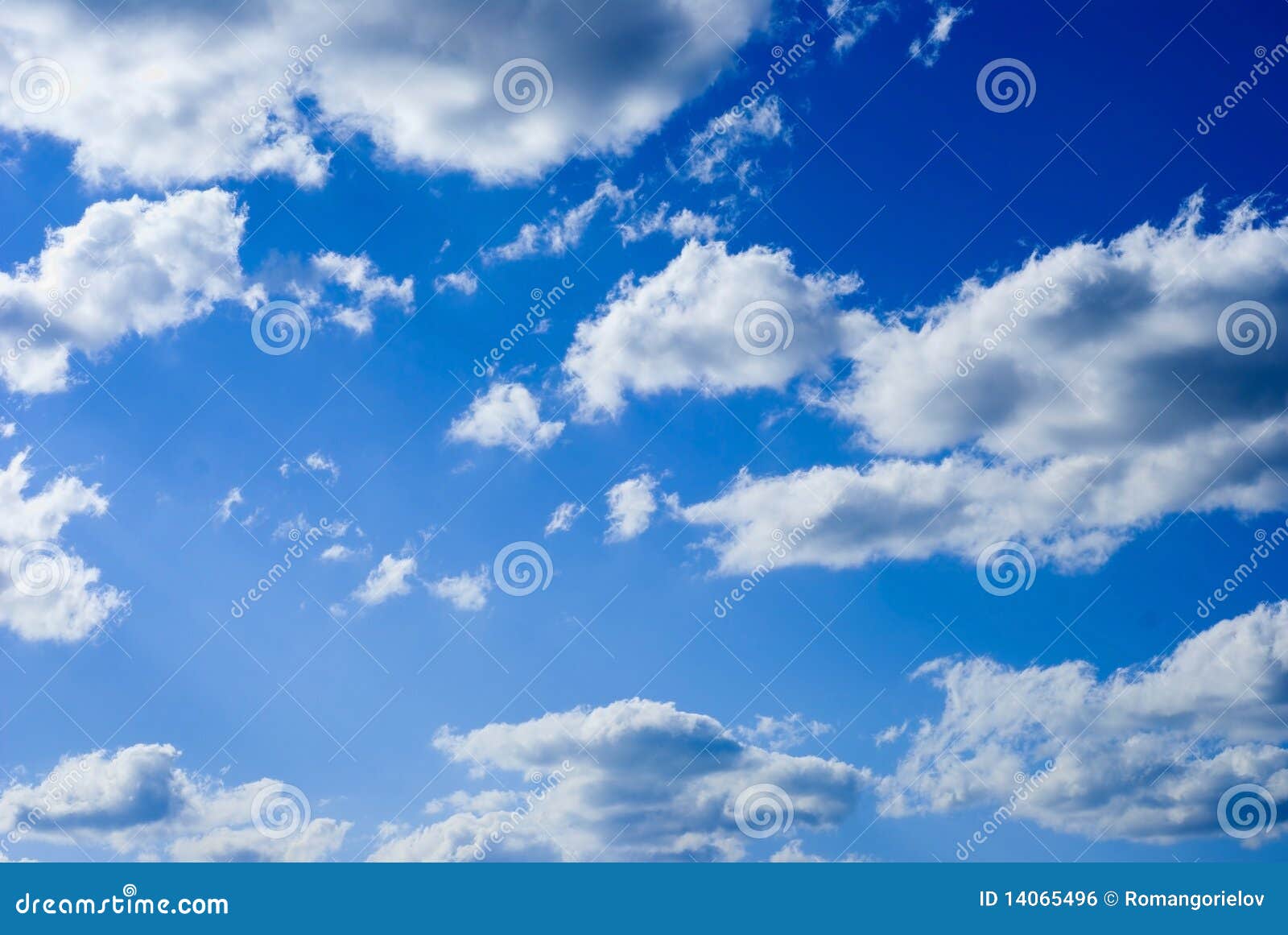Ciel avec des nuages photo stock. Image du nuages, beauté - 14065496