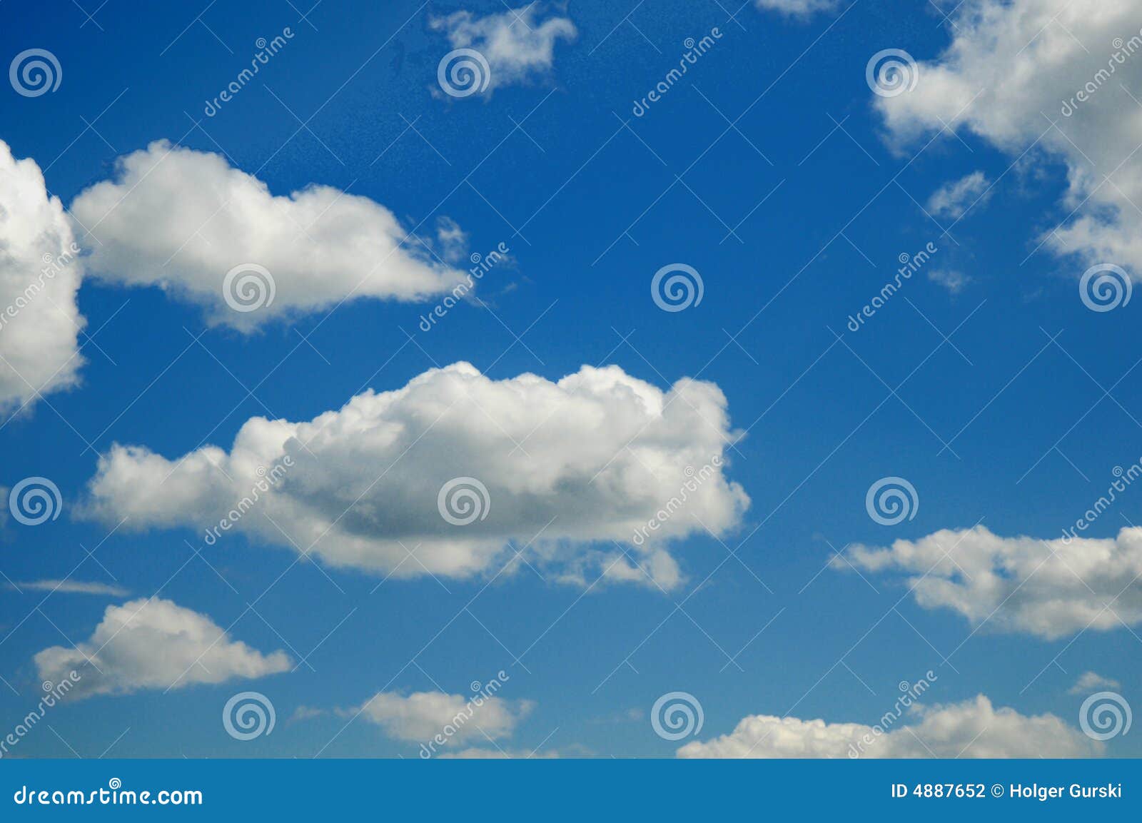 Cielo asoleado foto de archivo. Imagen de alto, escapar - 4887652