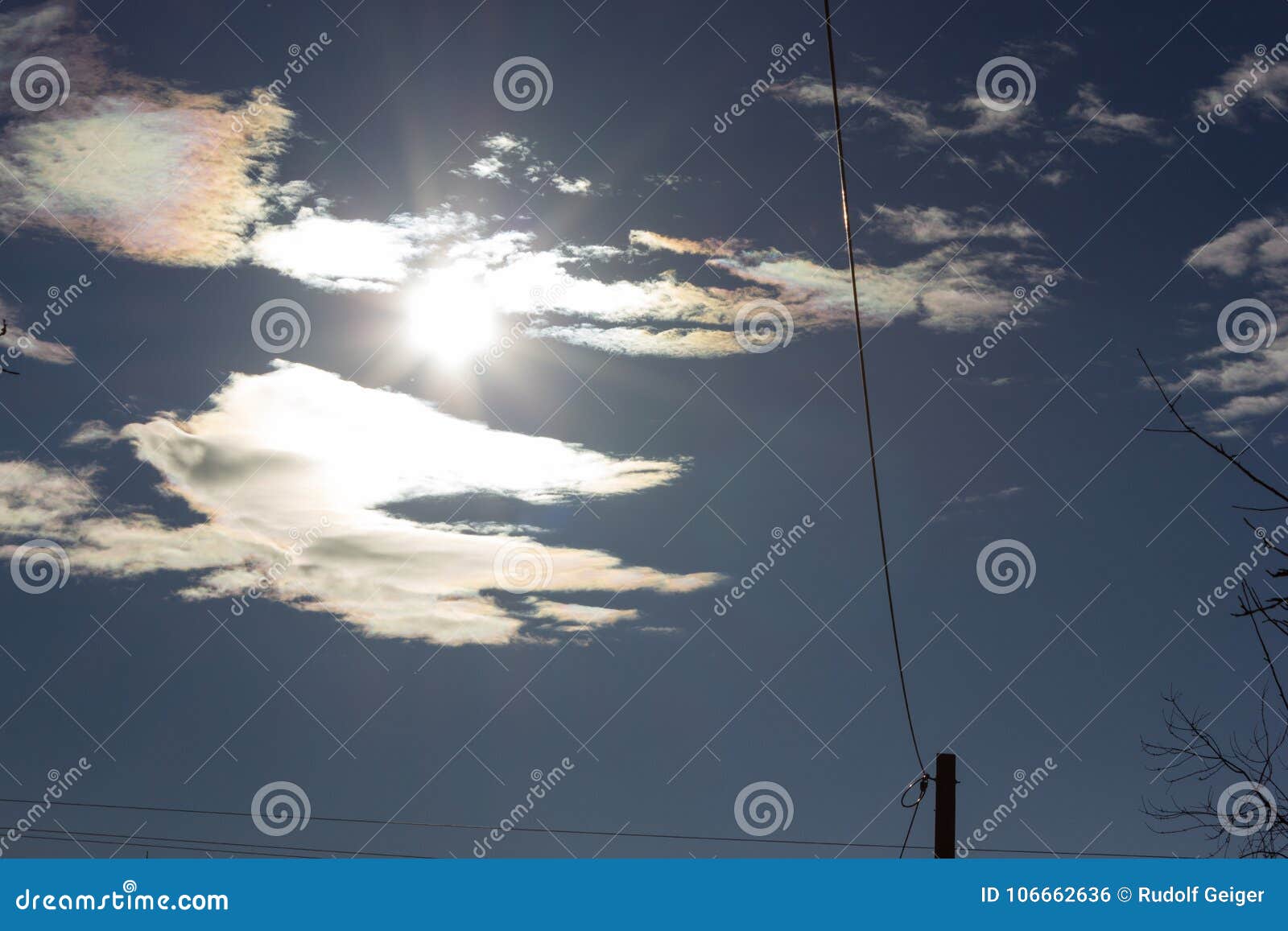 Cielo Azul Del Polo De Poder En Diciembre Foto de archivo - Imagen de ...