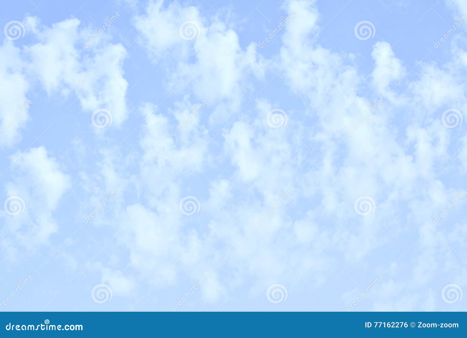 Cielo Con Las Nubes Verticales Foto de archivo - Imagen de textura ...