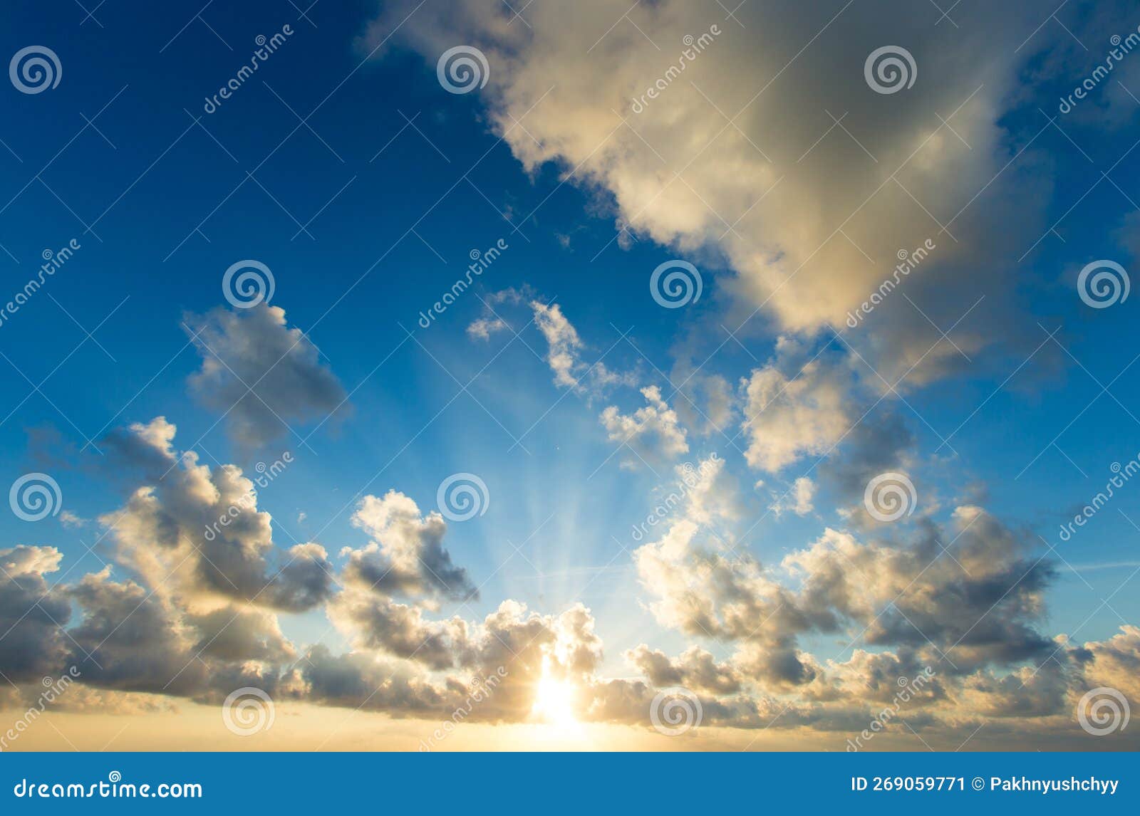 Cielo de sol imagen de archivo. Imagen de cielo, hermoso - 269059771