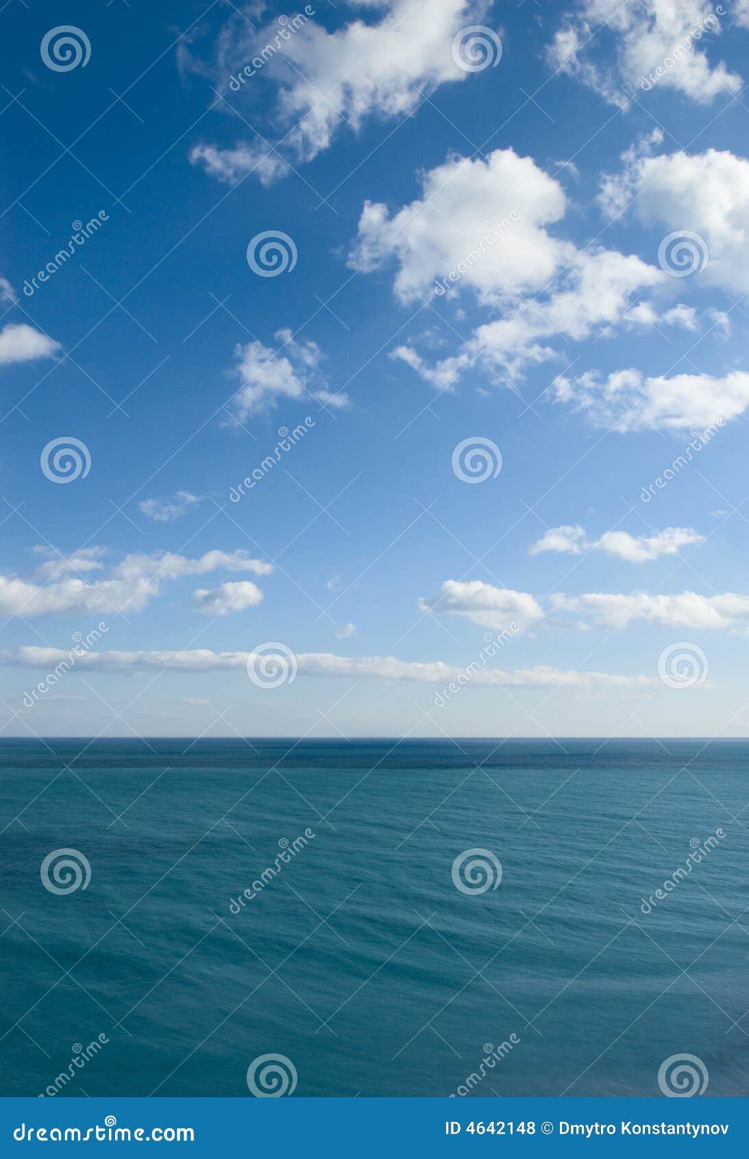 Cielo e mare fotografia stock. Immagine di mare, nube - 4642148