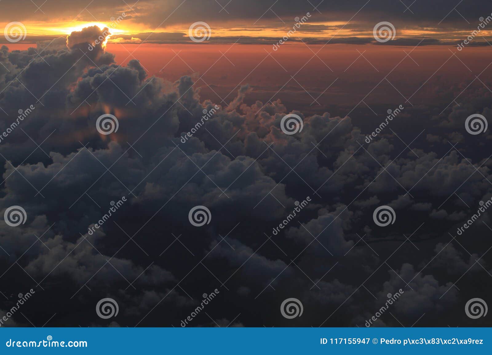 Cielo infinito imagen de archivo. Imagen de cielo, ocultar - 117155947