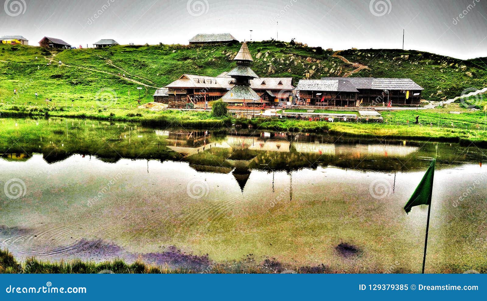 Cielo Prasher Rishi Temple imagen de archivo. Imagen de hipnotizador ...