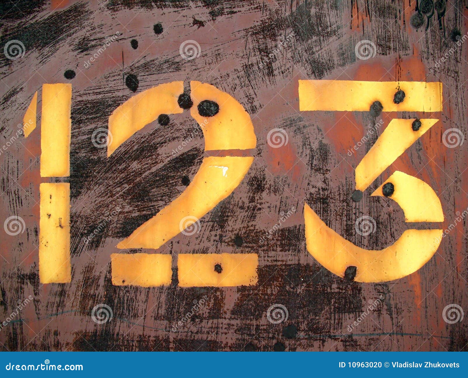 Cientos veinte y tres foto de archivo. Imagen de grietas - 10963020