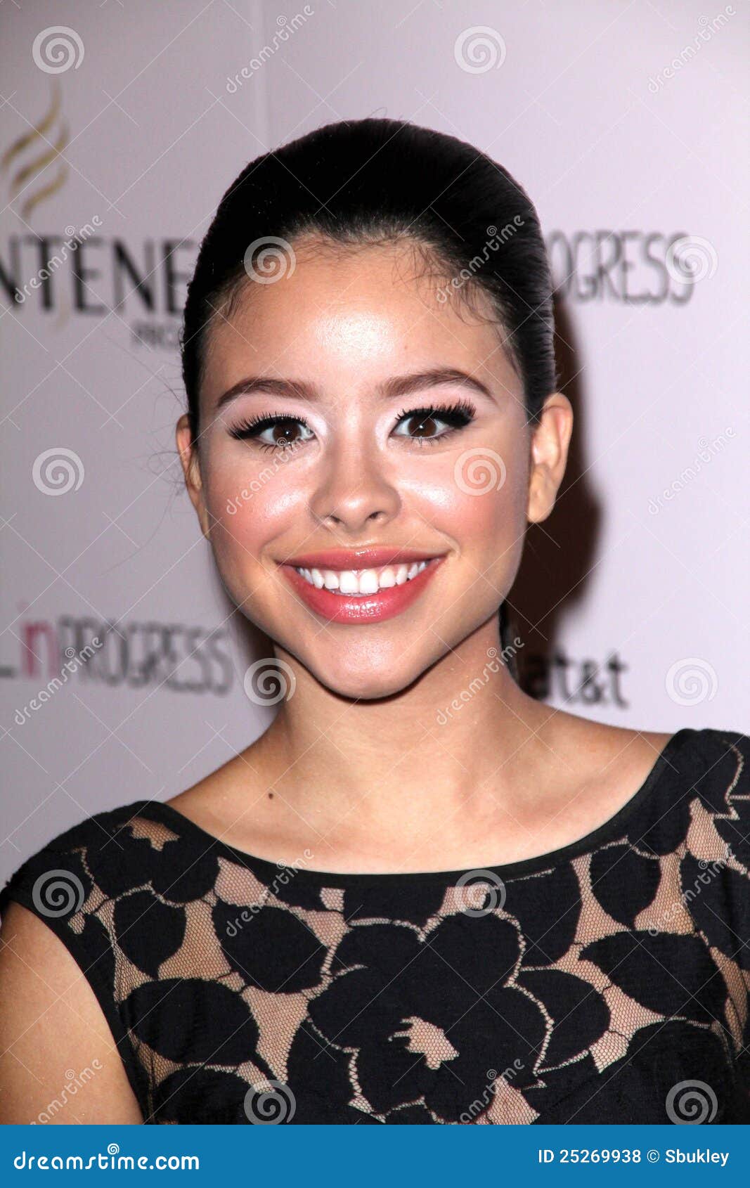 Cierra Ramirez editorial stock photo. Image of angeles - 25269938