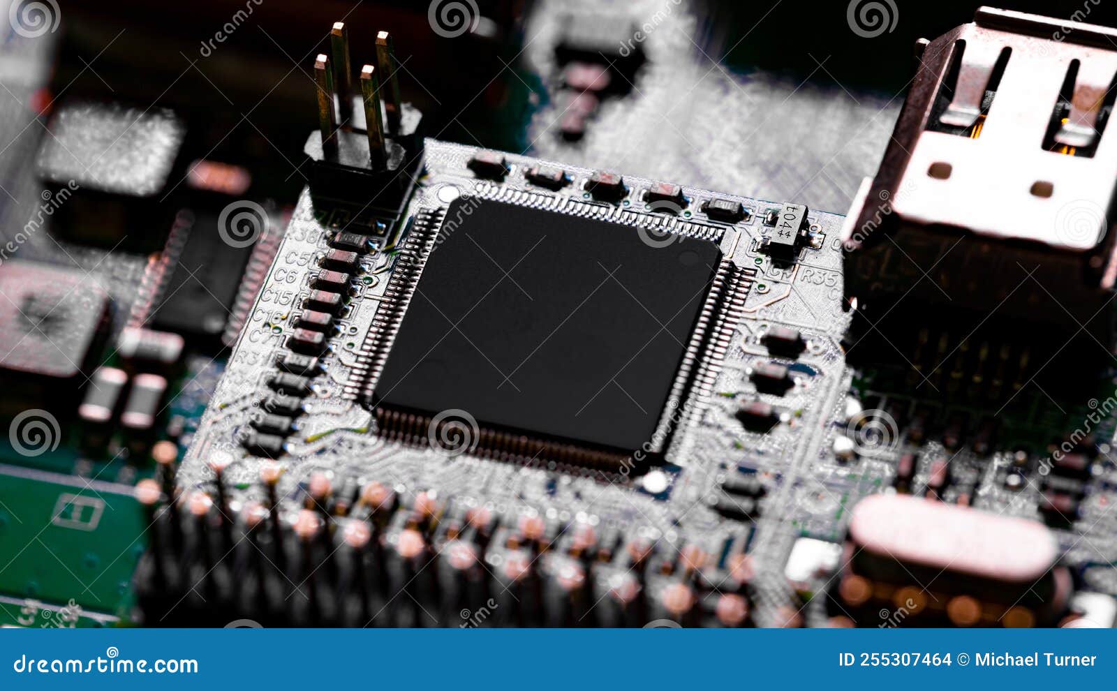 Cierre De Componentes Y Microchips En La Tarjeta De Circuitos De Pc ...