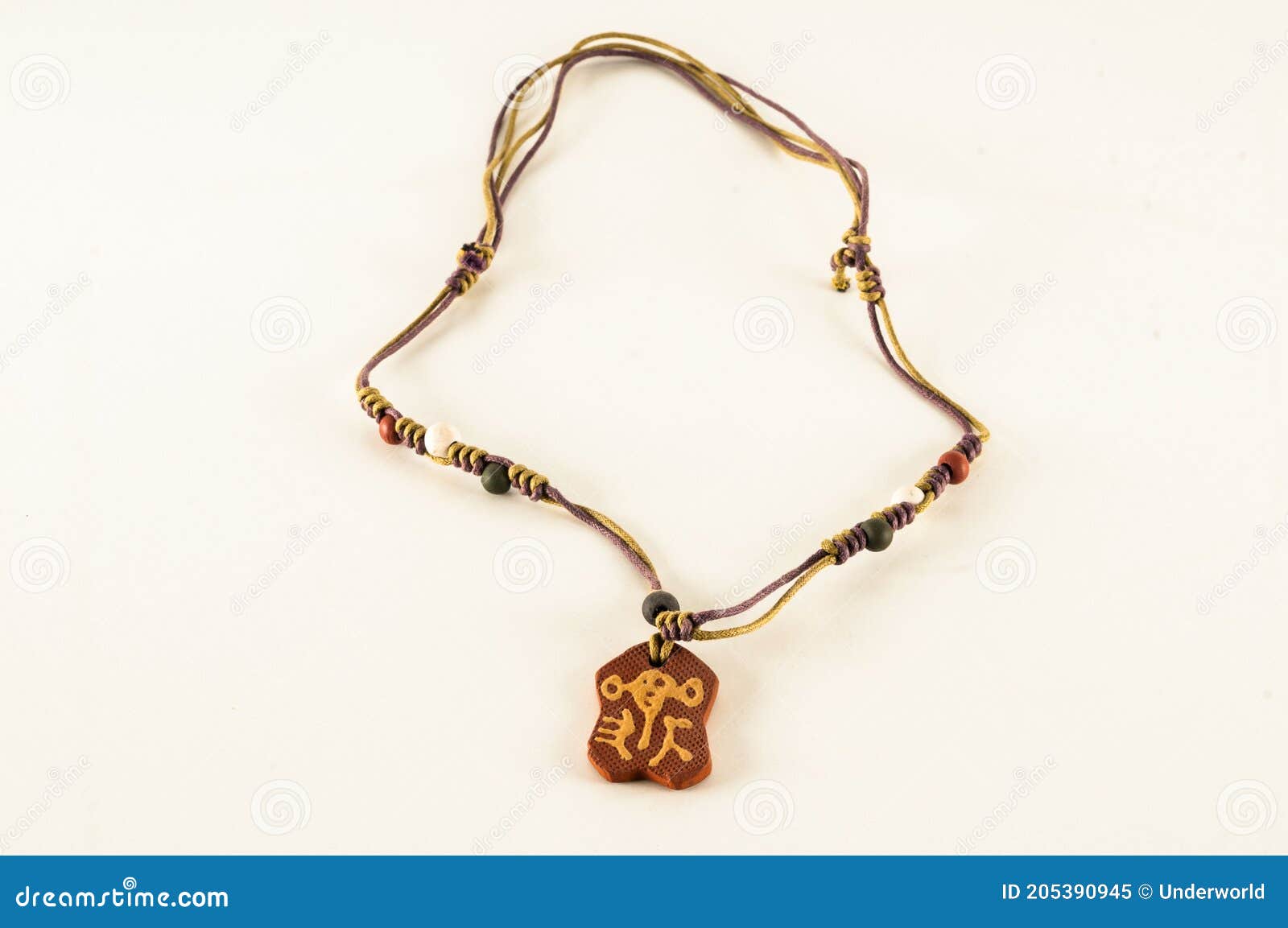 Cierre de un collar imagen de archivo. Imagen de collar - 205390945