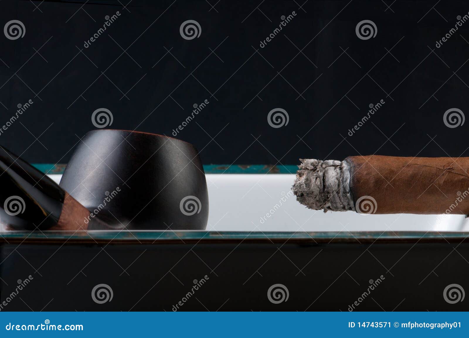 Cigar smoke and pipe stock image. Image of smoking, relax - 14743571