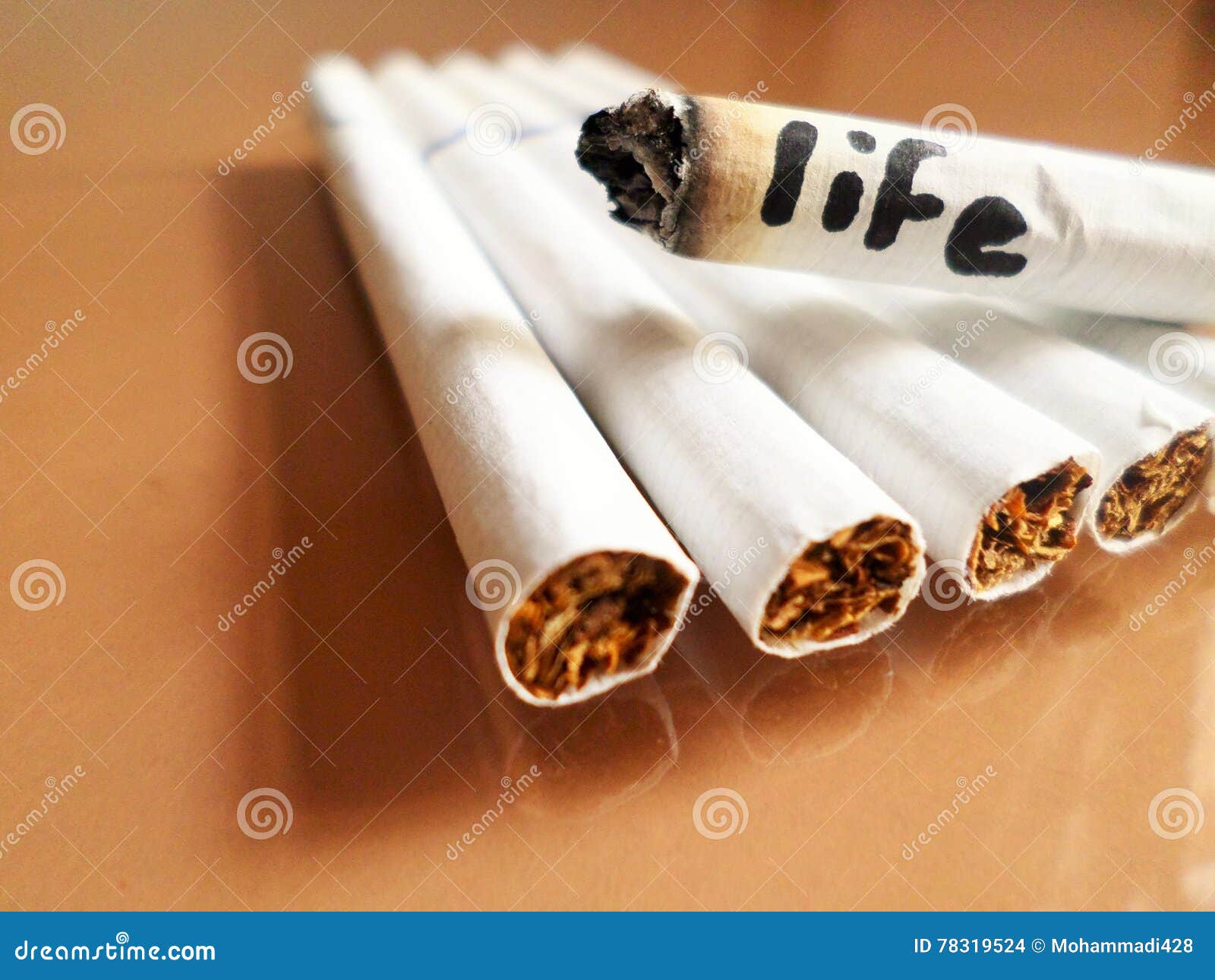 Cigarett arkivfoto. Bild av mänskligt, äckla, skadlig - 78319524