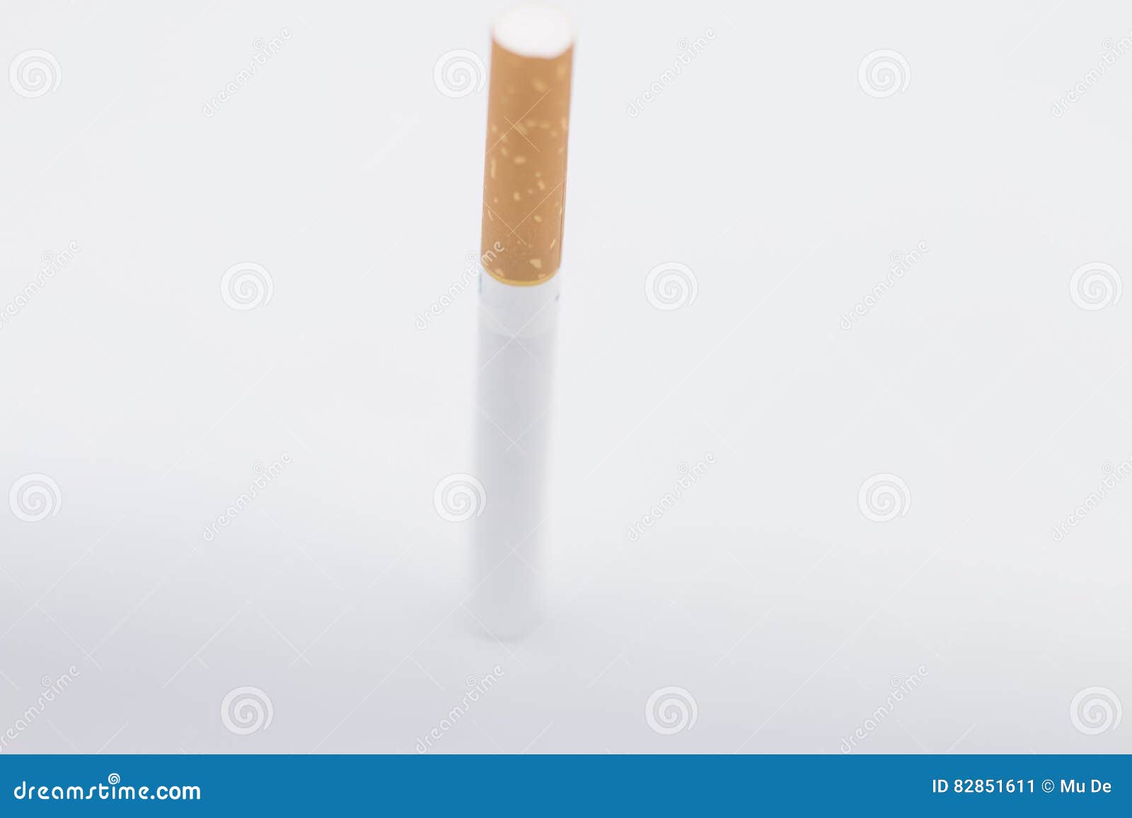 Cigarett fotografering för bildbyråer. Bild av farligt - 82851611